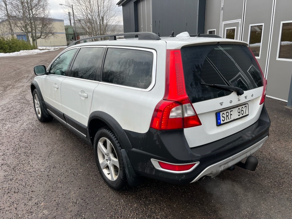 Volvo XC70 D5 AWD - 2011(tidigare polisfordon) - Auktioner online ...