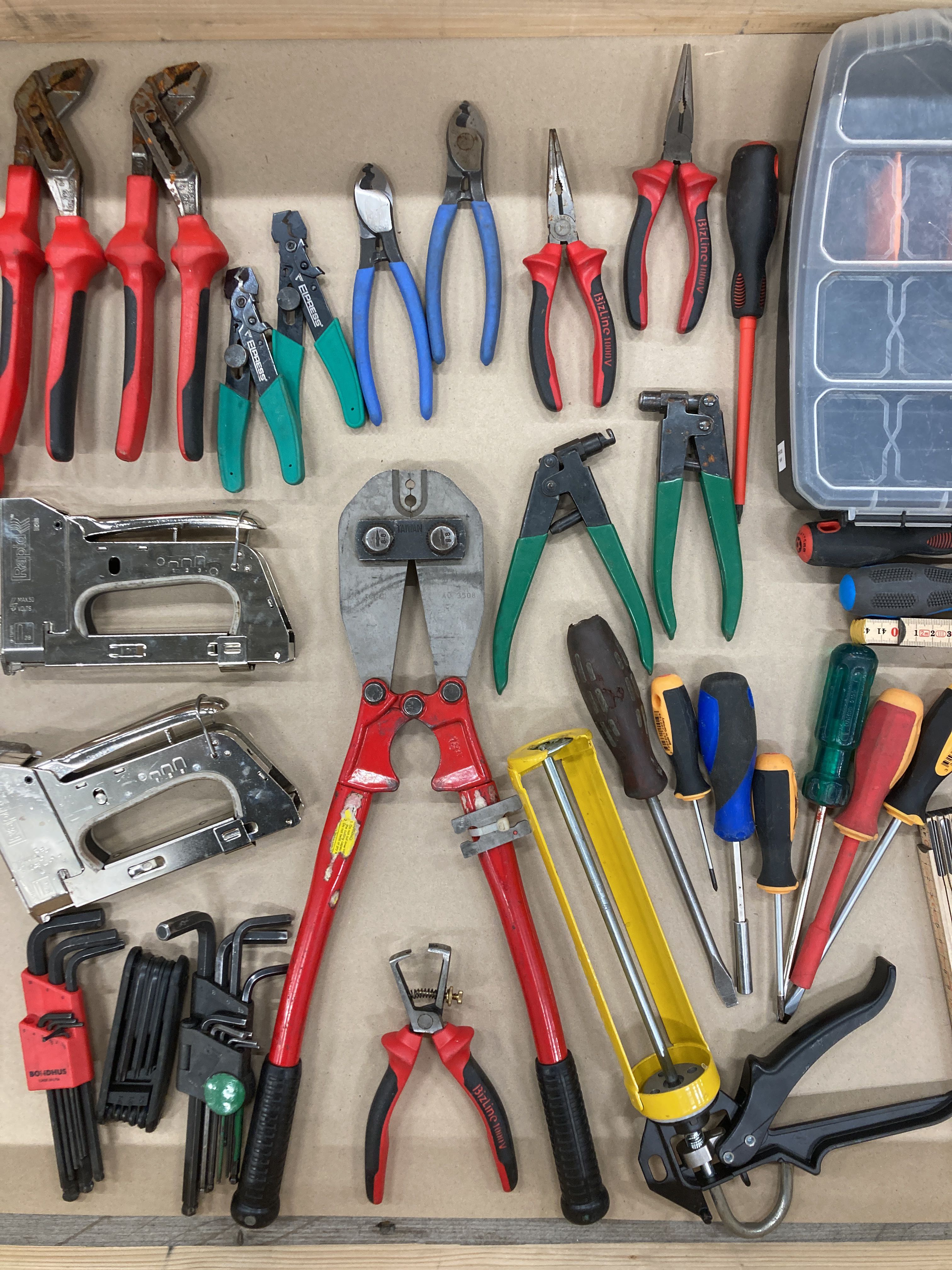 Hand tools - PS Auction - We value the future - Largest in net auctions