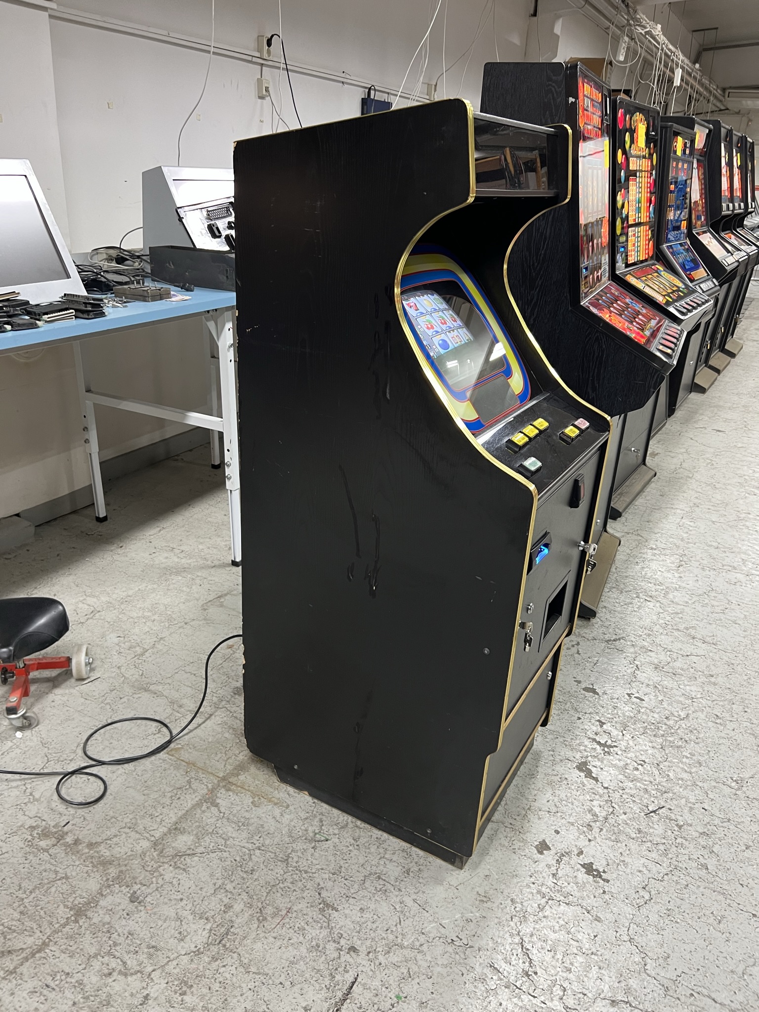 Super cherry master takes new banknotes - PS Auction - We value the ...