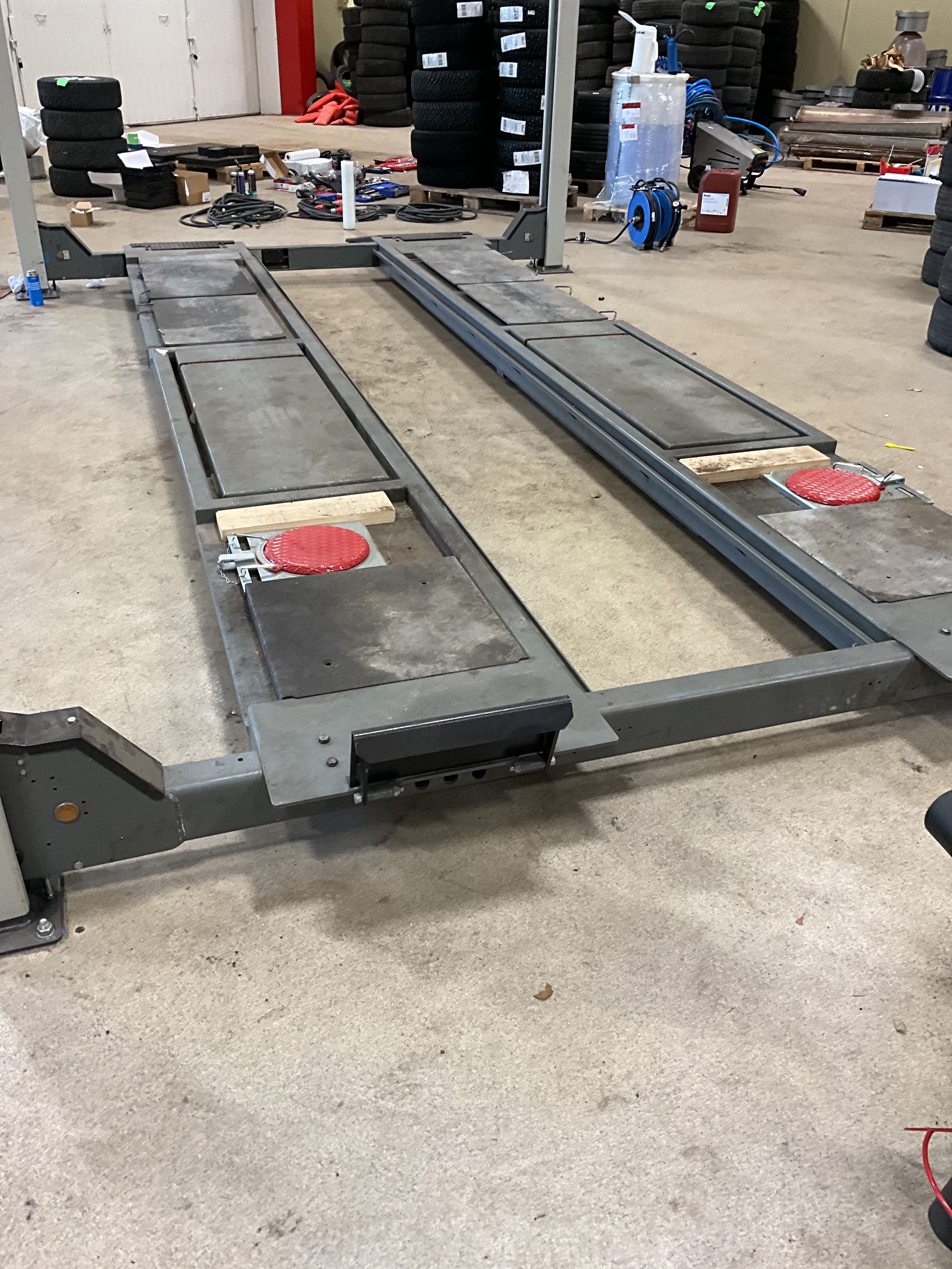 4-pillar lift OMA 526LT-ALT 5-Ton - PS Auction - We value the future ...