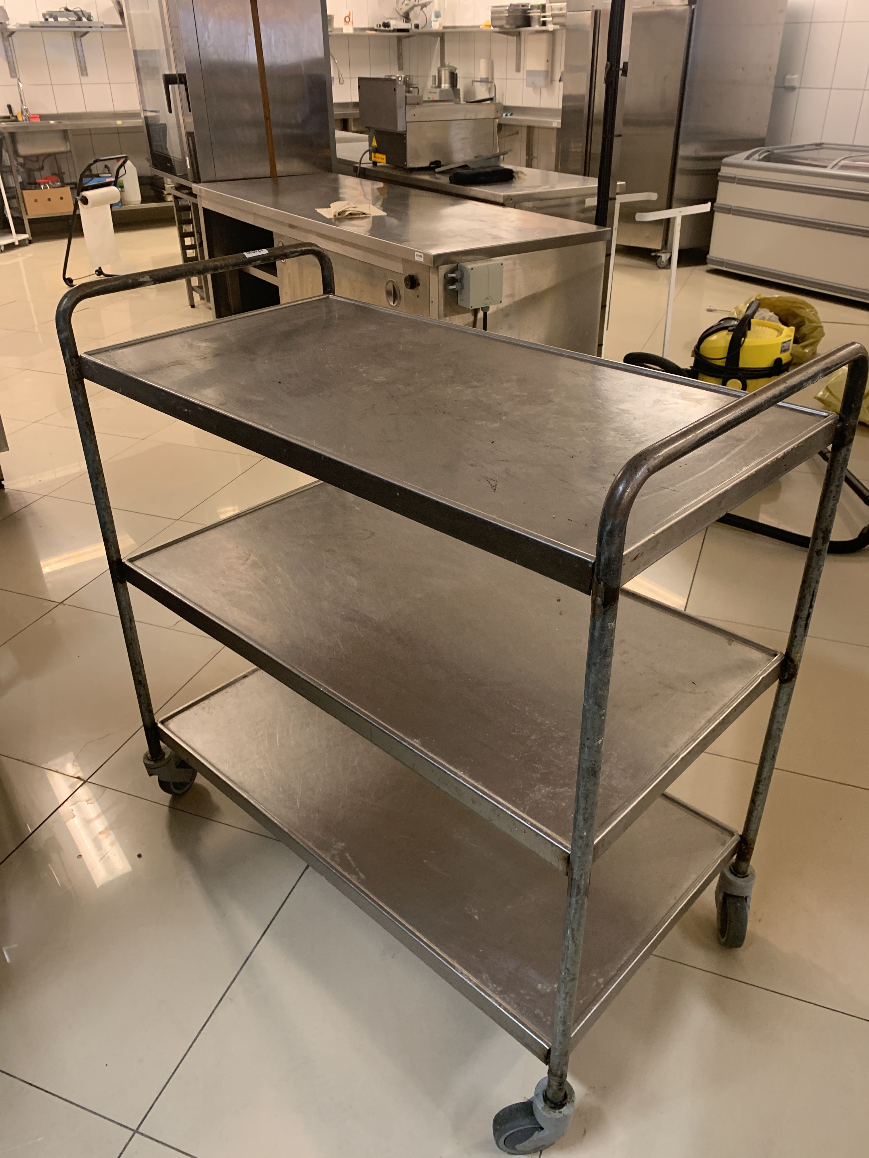 Roller bench with three levels - PS Auction - We value the future ...