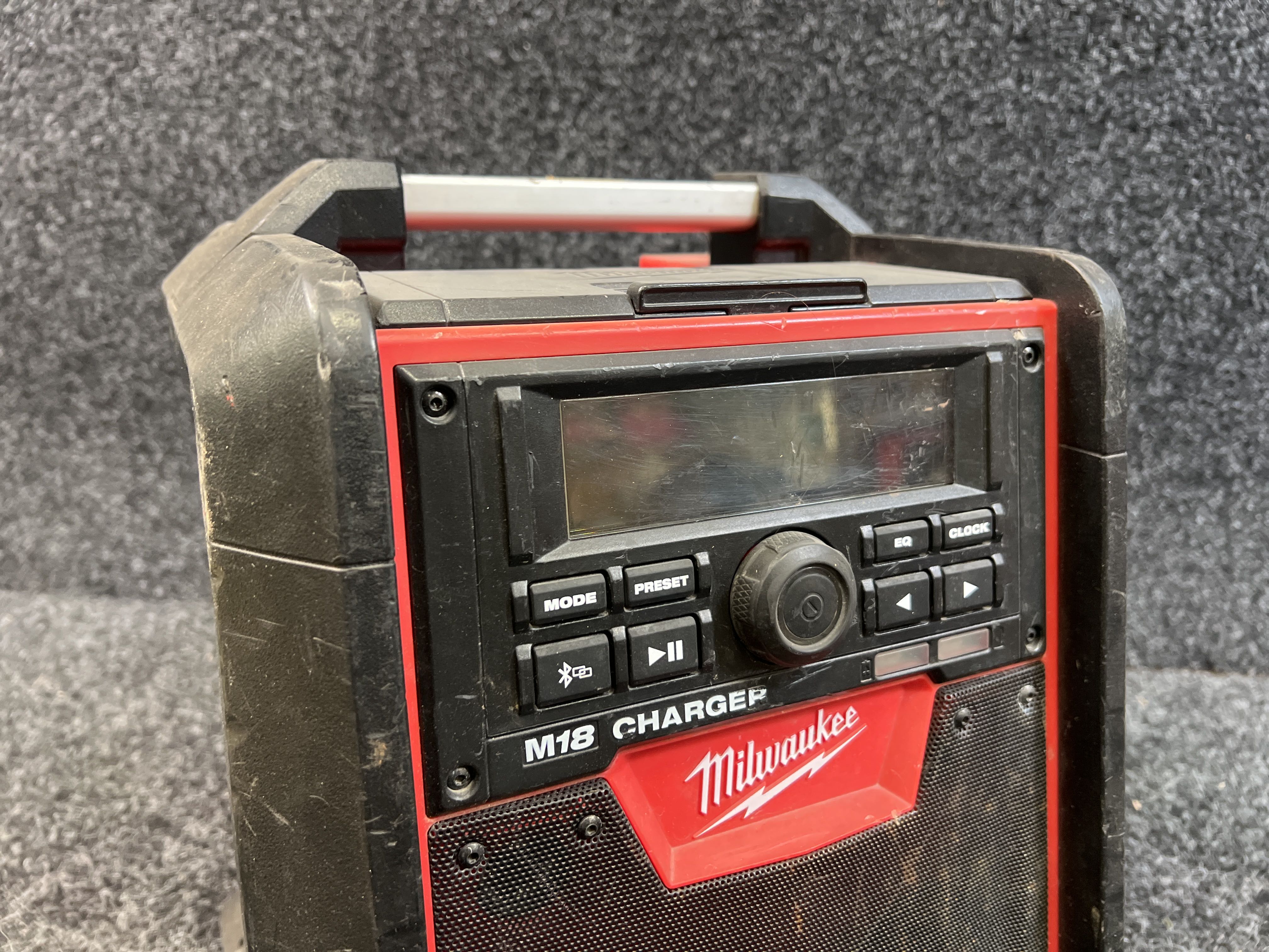 Byggradio Milwaukee M18 RC - Auktioner online - Nätauktioner ...