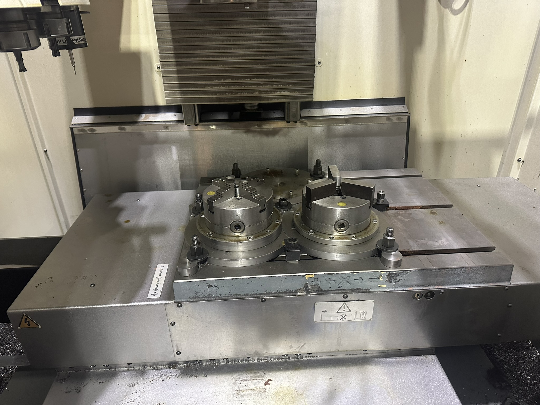 CNC milling machine Cincinnati Dart BT40 - PS Auction - We value the ...