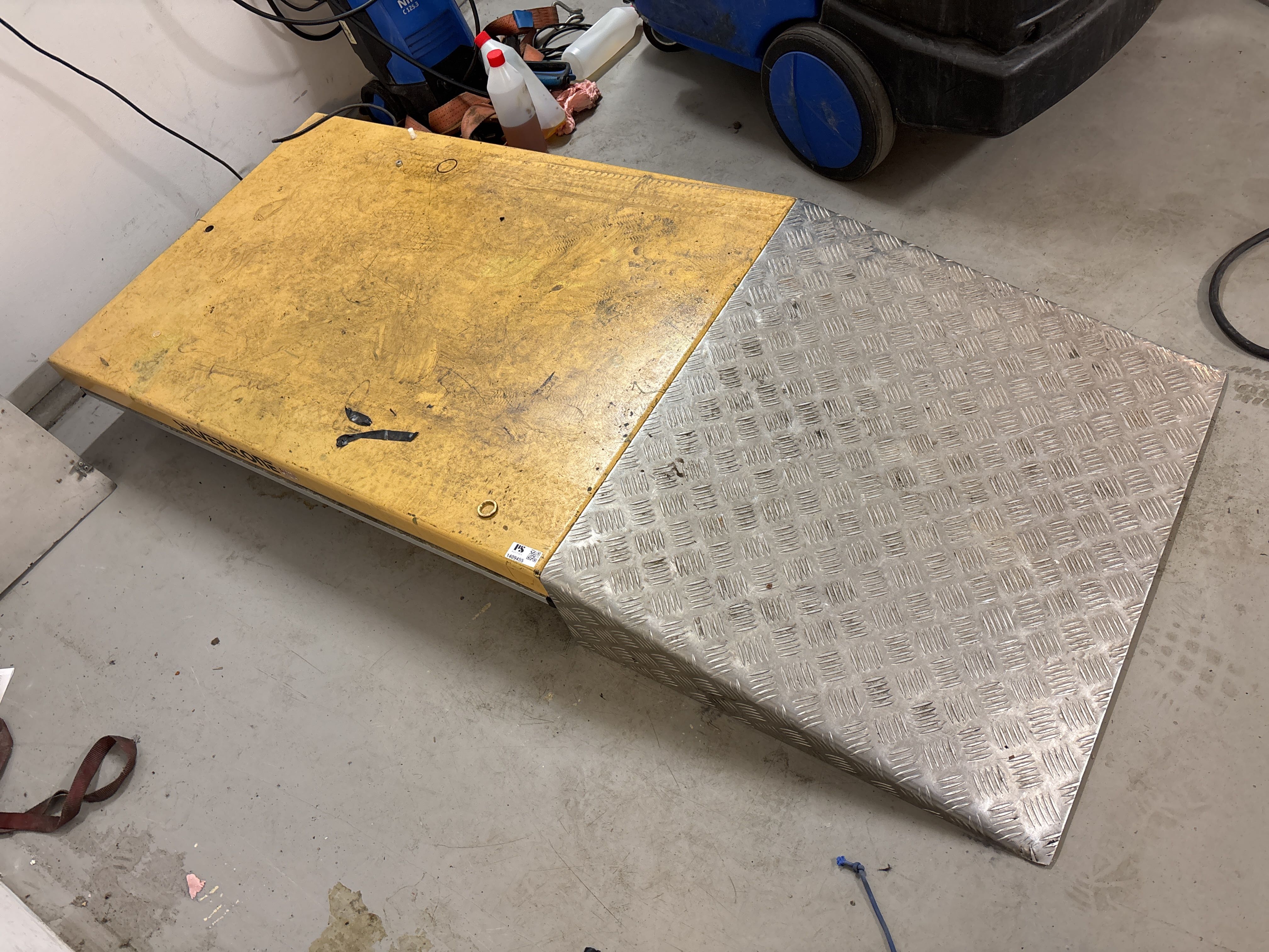 Lyftbord med ramp - Silverstone 500 kg - Auktioner online ...