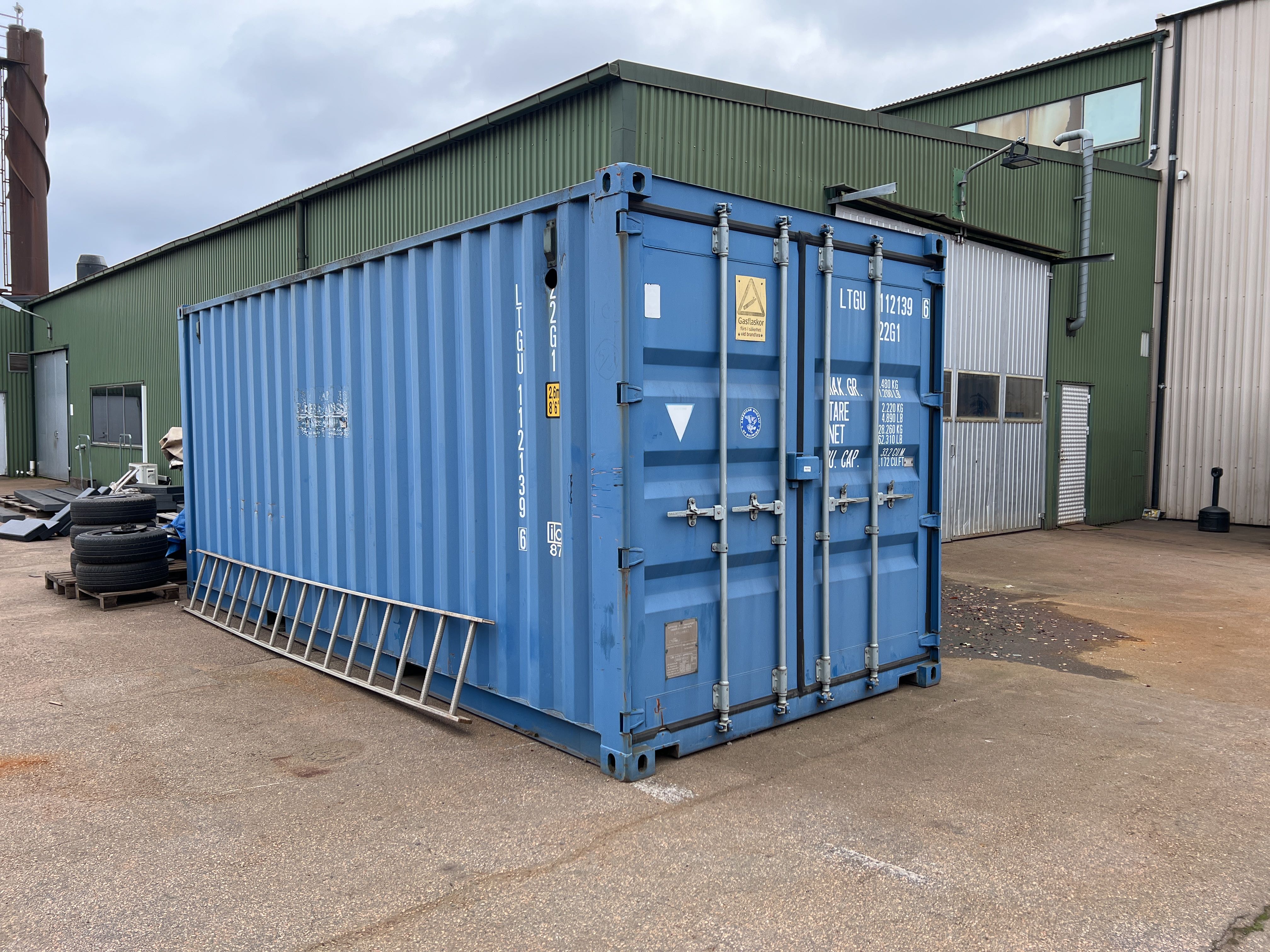 20-foot container with various contents - PS Auction - We value the ...