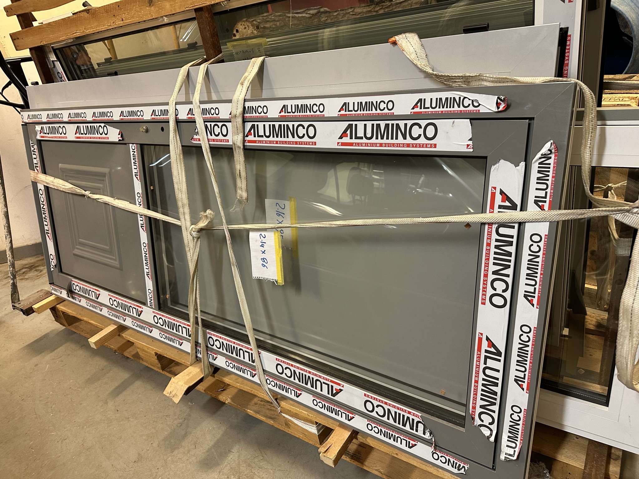 Aluminco Balkongdörr - Auktioner online - Nätauktioner & Konkursauktioner | PS Auction