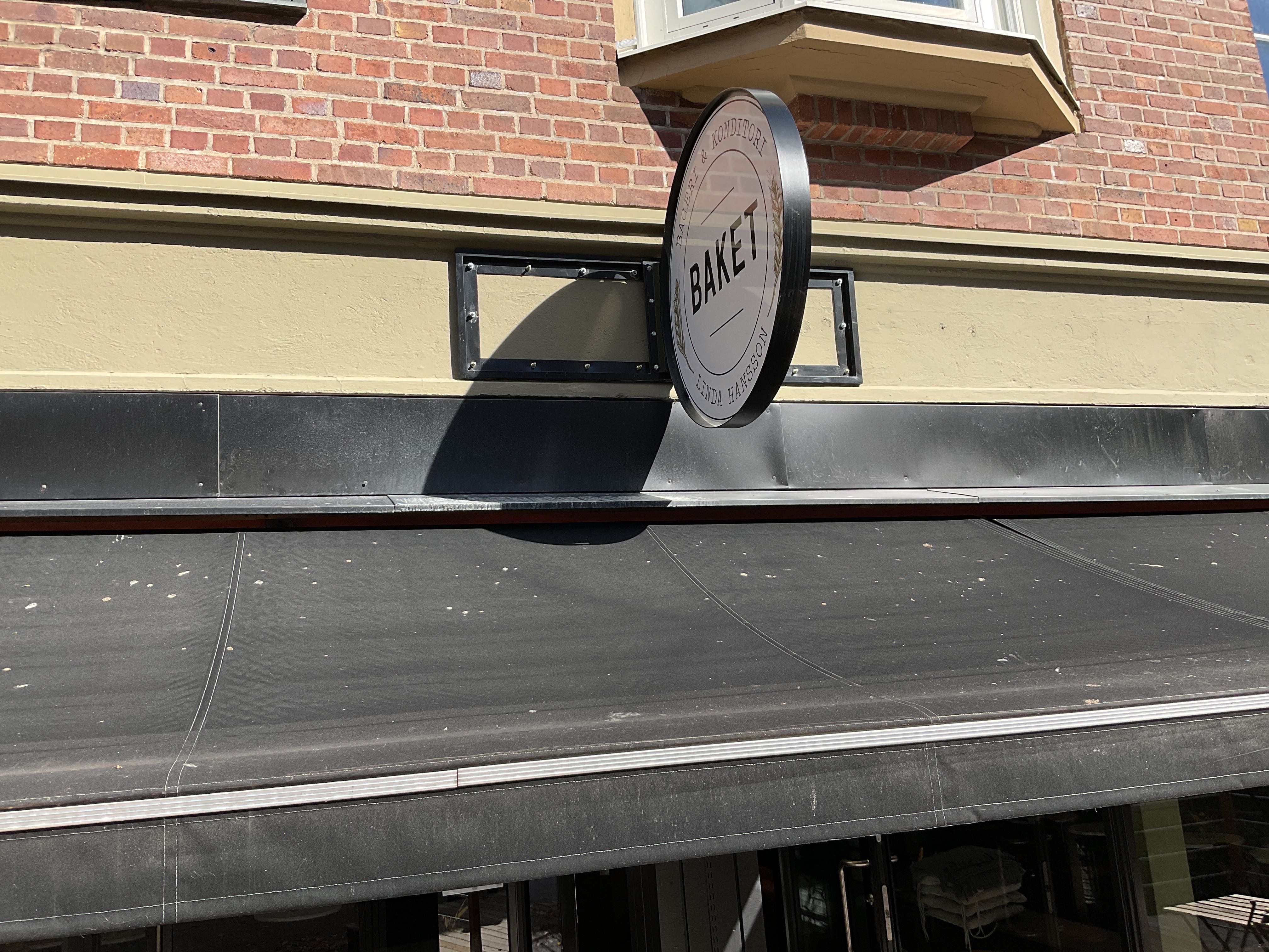 Väggmonterad skylt - Auktioner online - Nätauktioner & Konkursauktioner ...