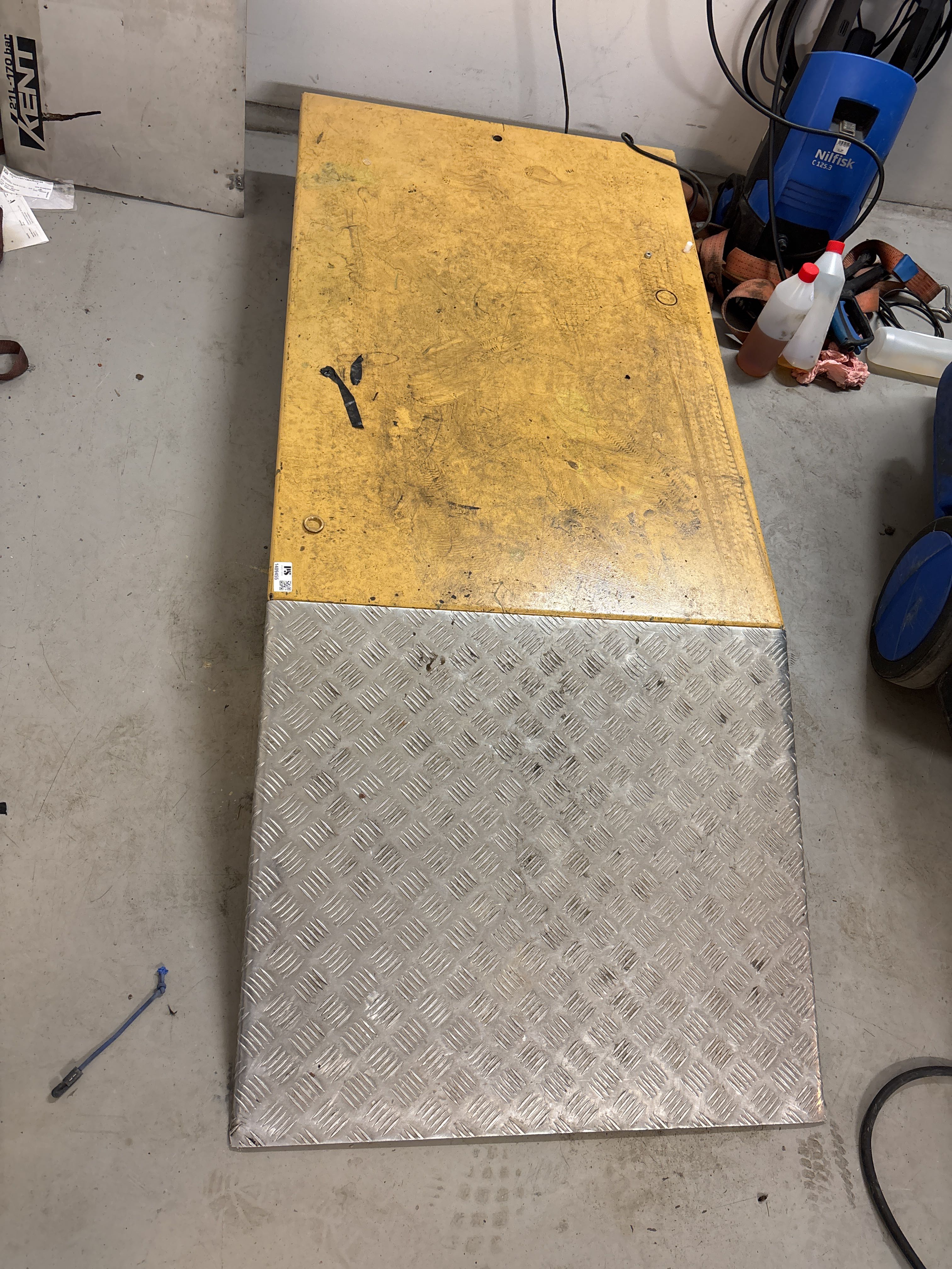 Lyftbord med ramp - Silverstone 500 kg - Auktioner online ...
