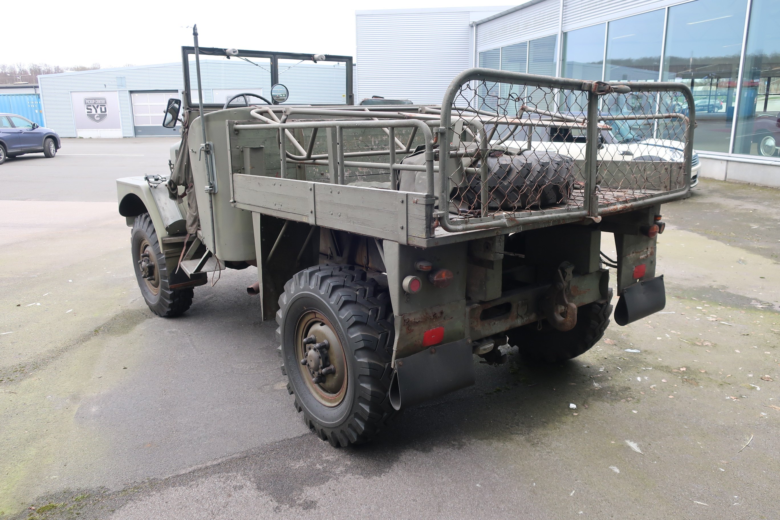 Volvo military vehicles - PS Auction - We value the future - Largest in ...