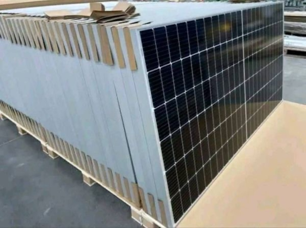 33 st JA Solar 550W JAM72S30-550/MR Solar Panel med silverram ...