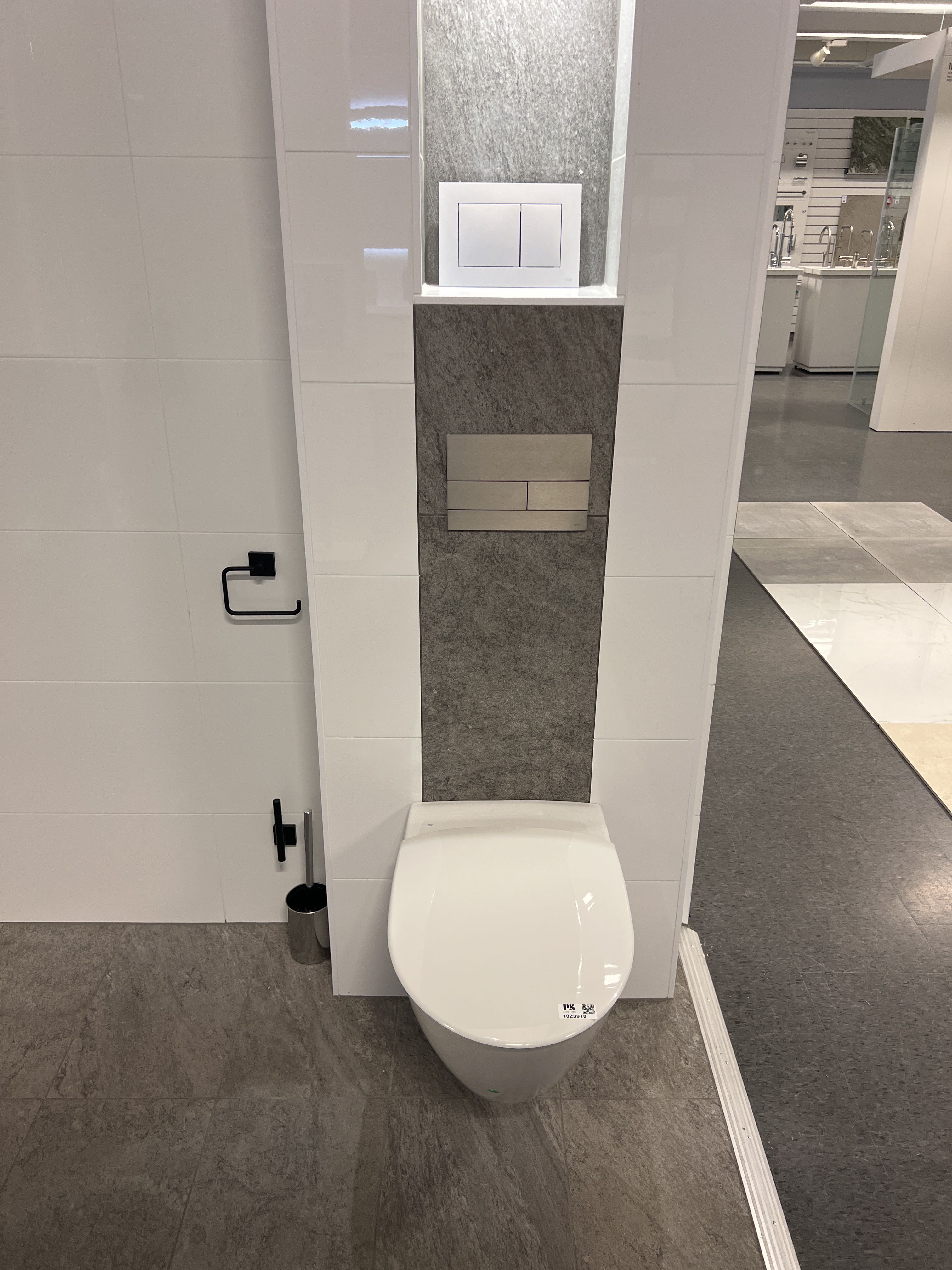 Wall mounted toilet - PS Auction - We value the future - Largest in net ...