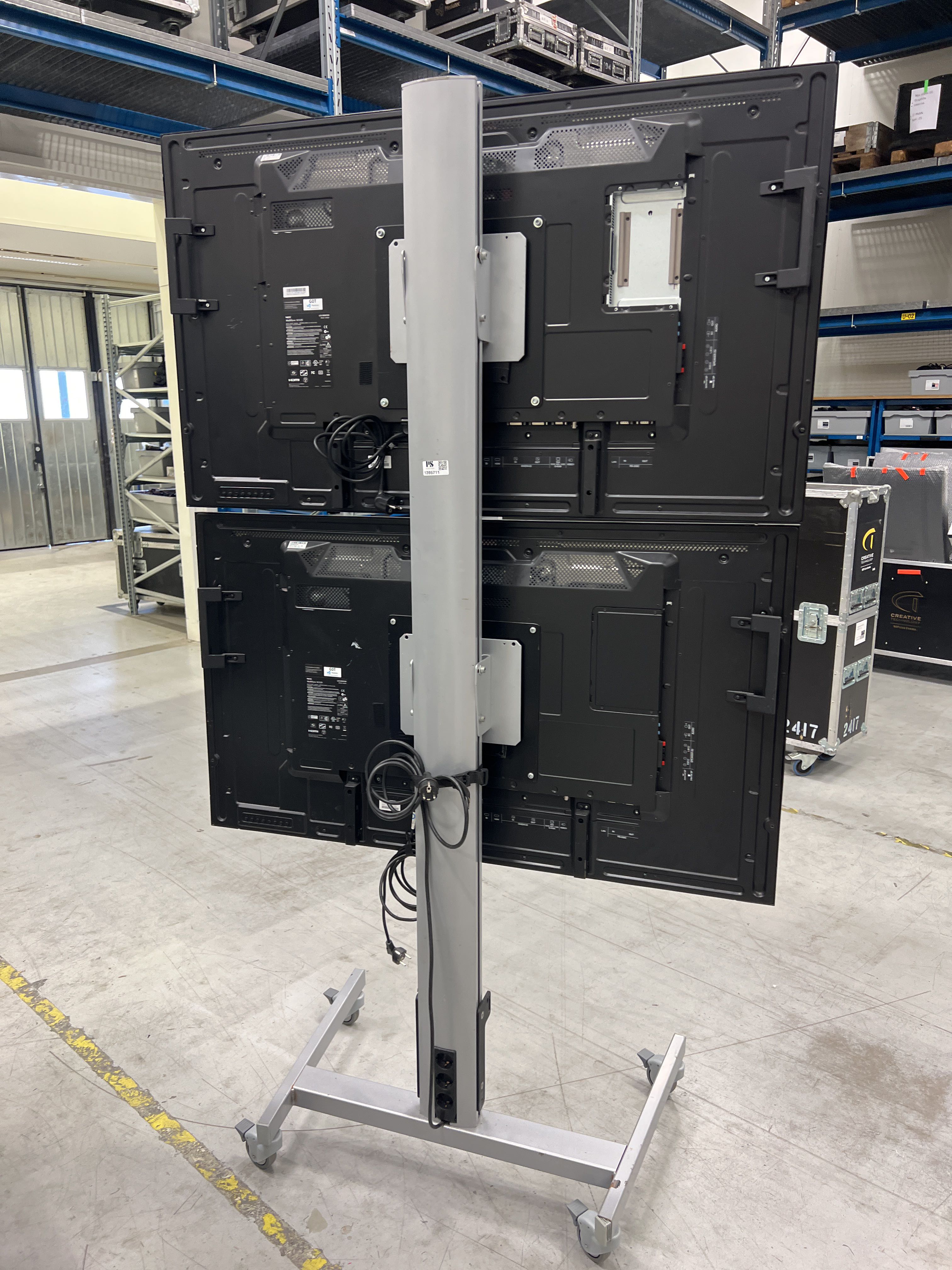 Monitors 2 pcs on stand - NEC MultiSync X552S - PS Auction - We value ...