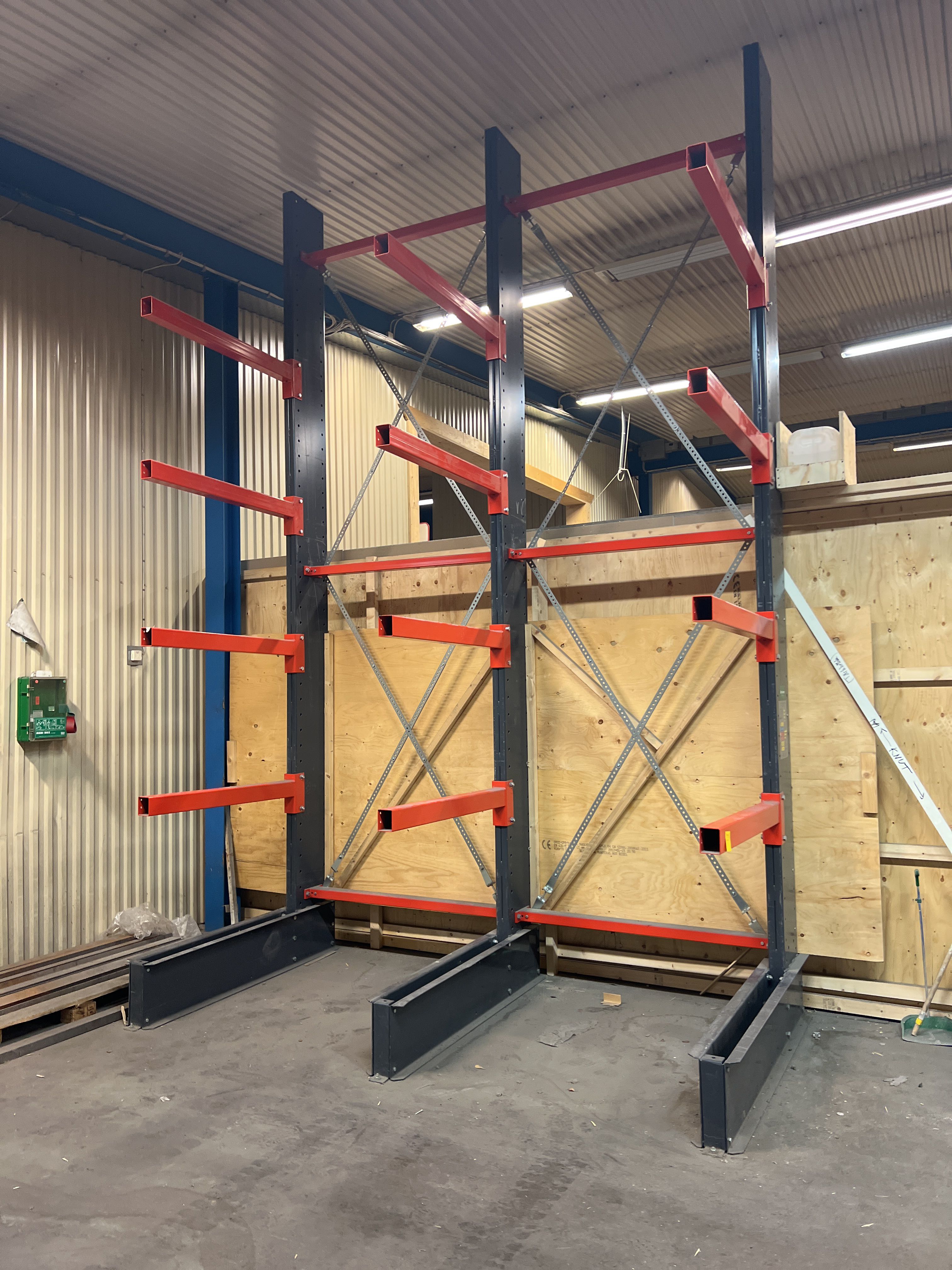 Branch rack, approx. 4 meters high - PS Auction - We value the future ...