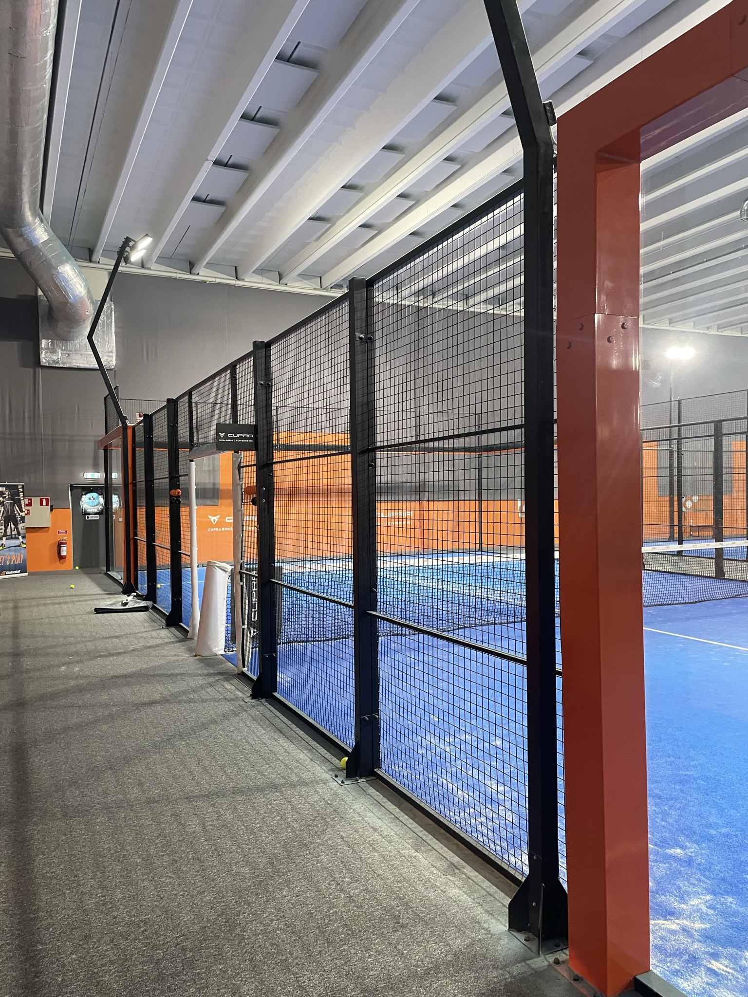 Komplett padelbana (Panorama) - Auktioner online - Nätauktioner ...