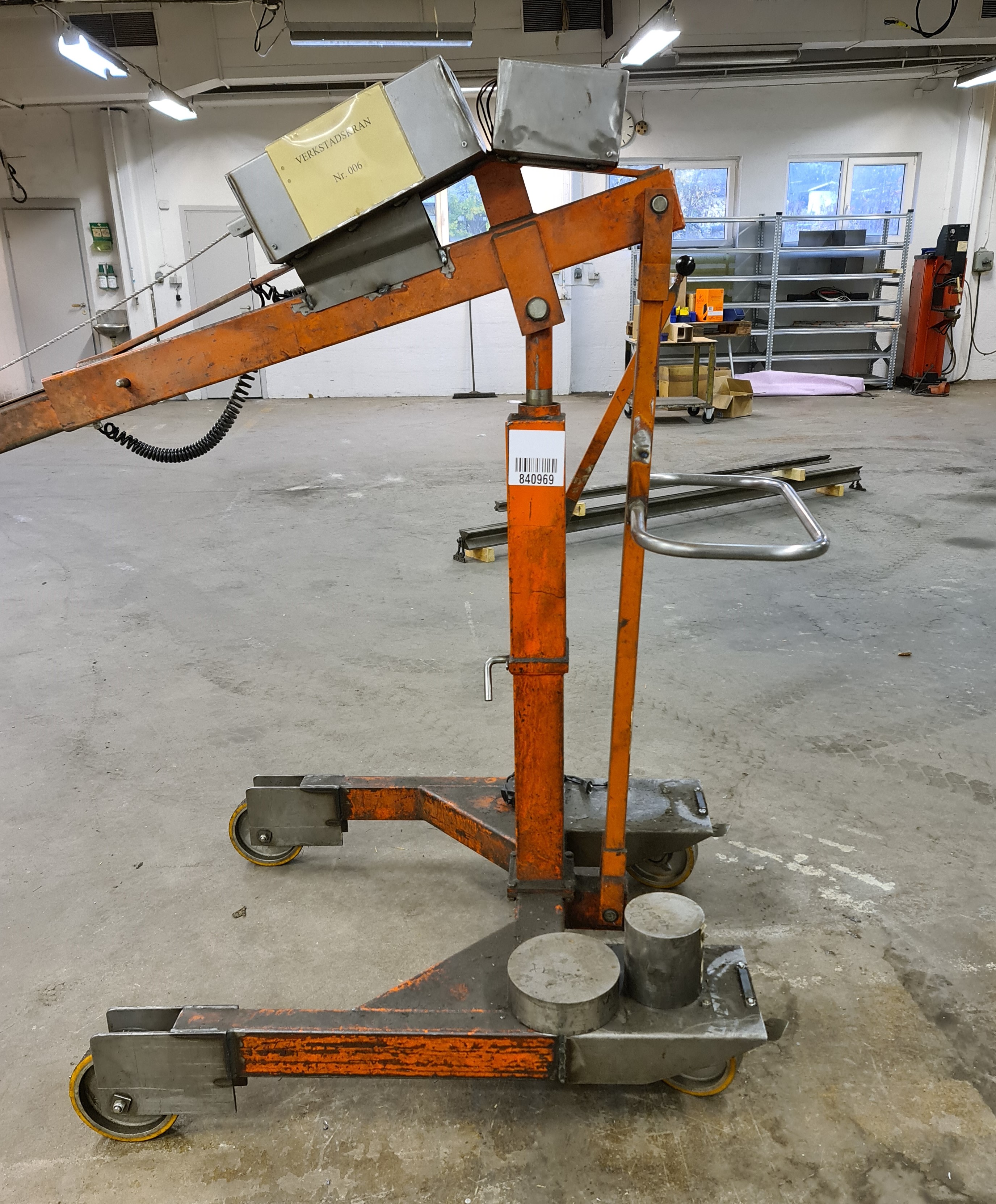 Engine lift Trans lift type 1000 - PS Auction - We value the future ...