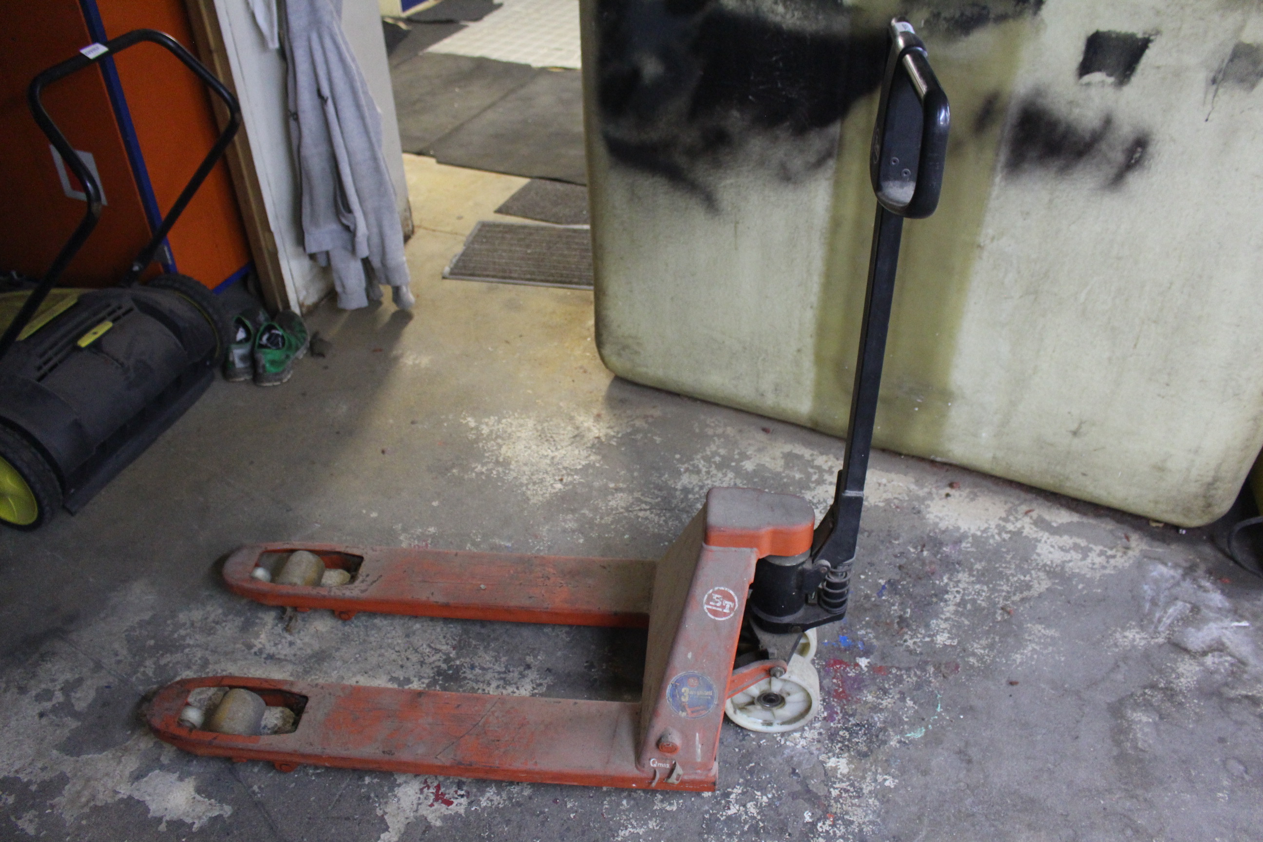 Pallet carrier BT - PS Auction - We value the future - Largest in net ...