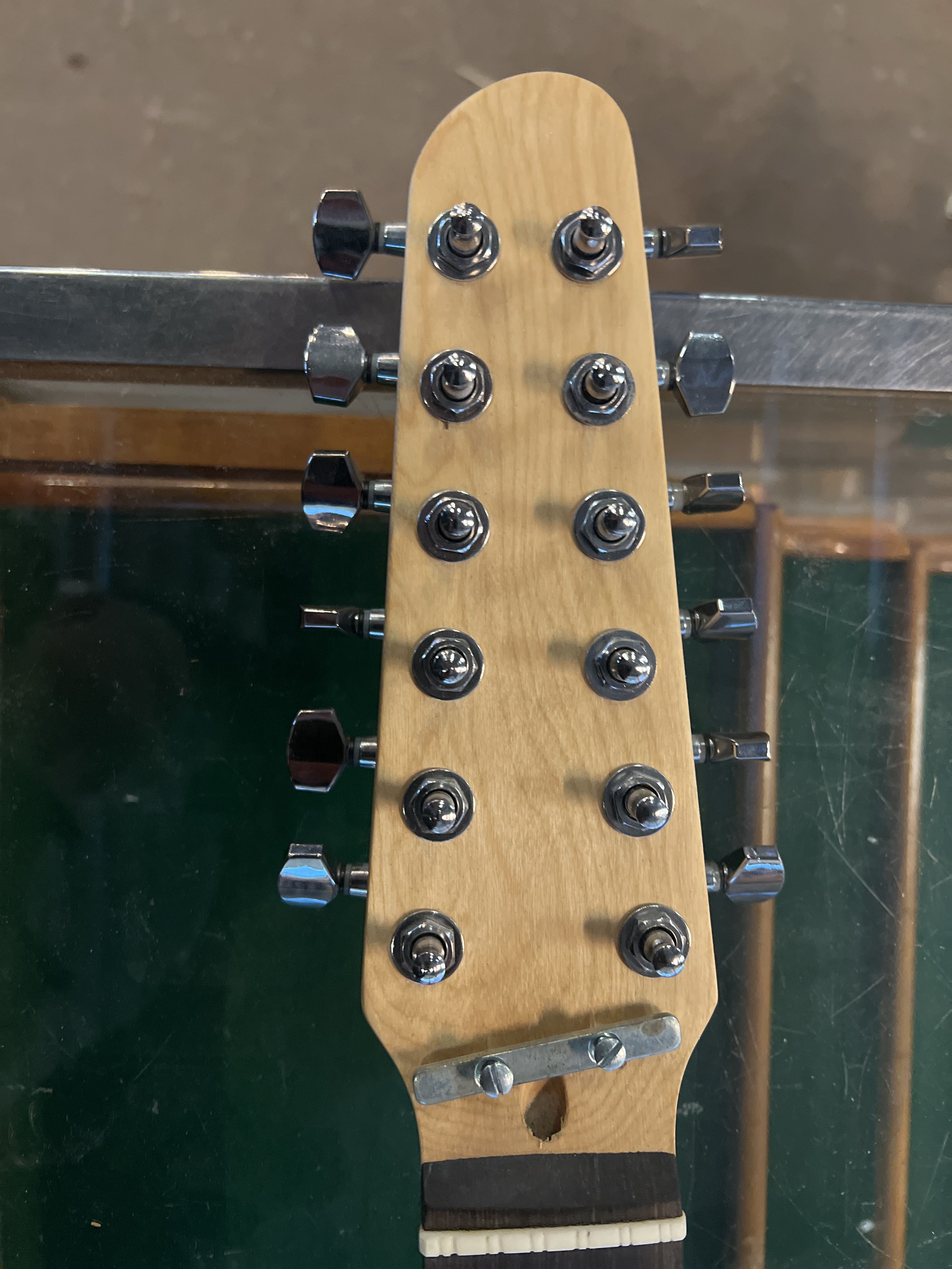 12 strängad elgitar - Auktioner online - Nätauktioner ...