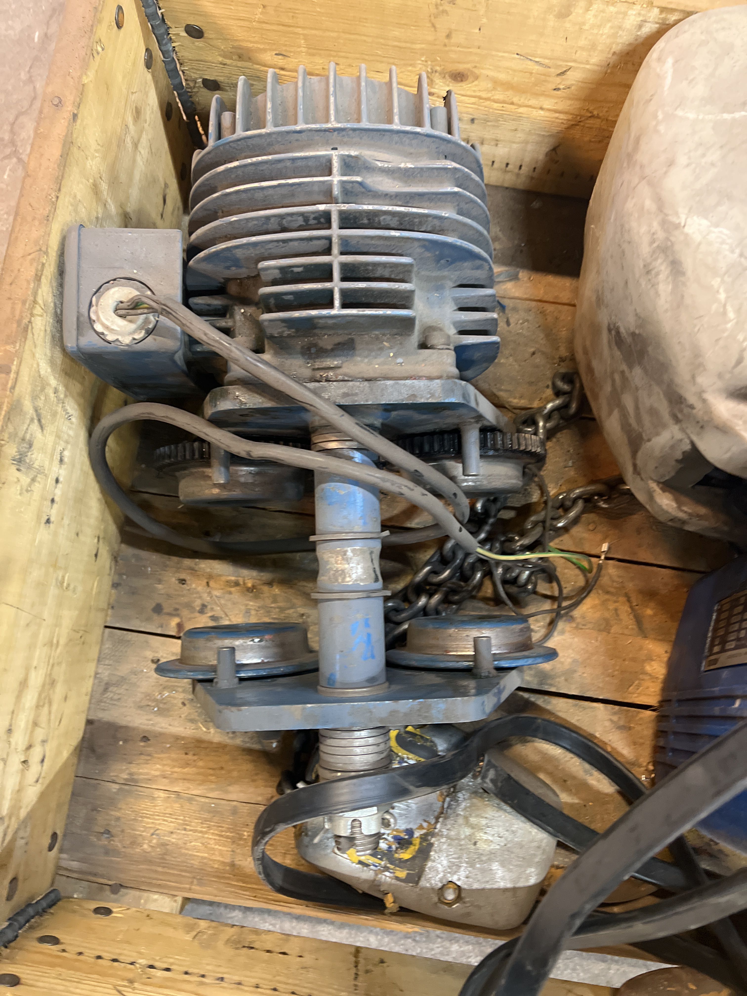 Telfer Abus GM5 med traversvagn - Auktioner online - Nätauktioner ...