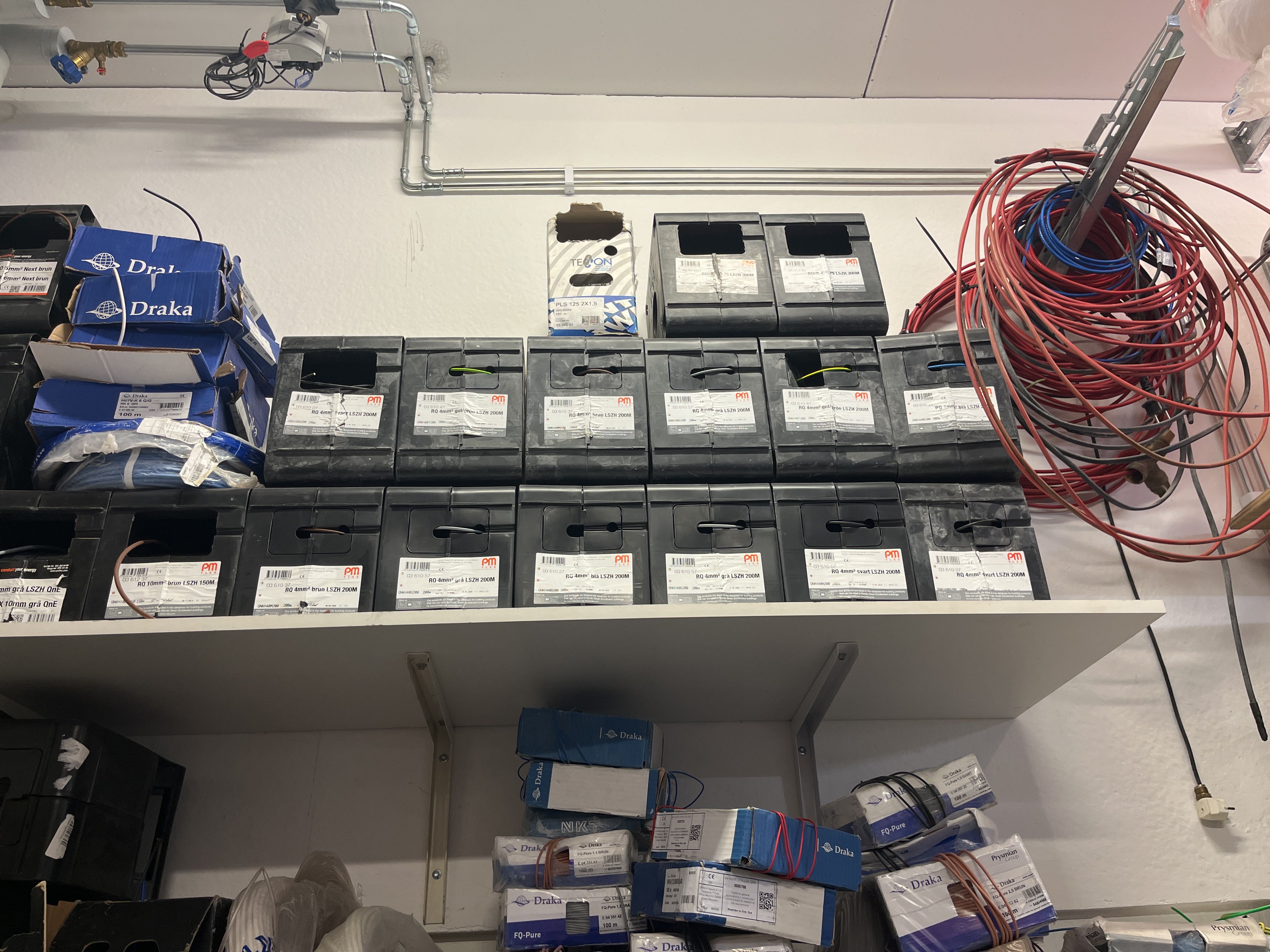 3 shelf sections with cabling - PS Auction - We value the future ...