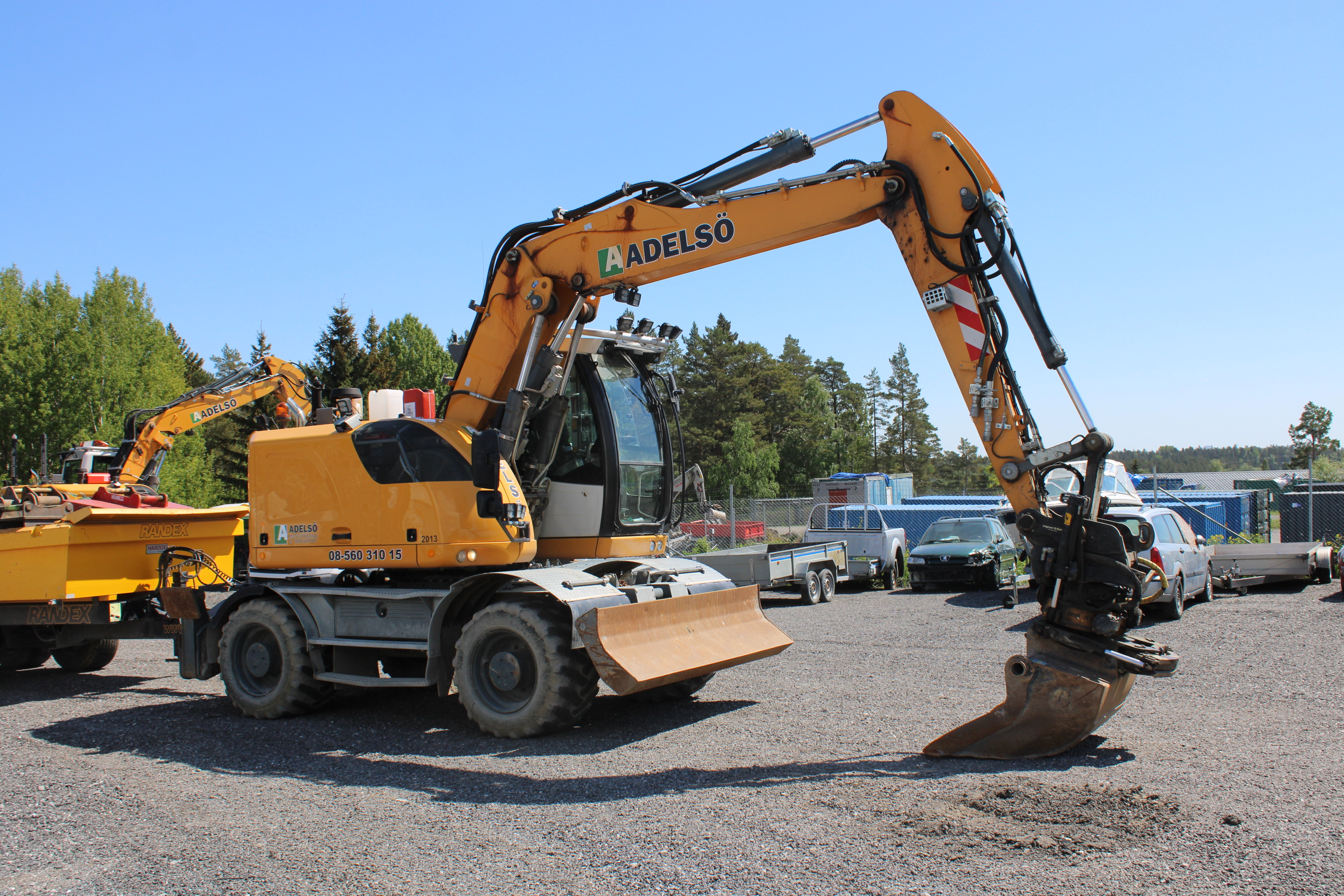 Liebherr A914 Compact -16 7494 h incl. Excavation system, implements ...