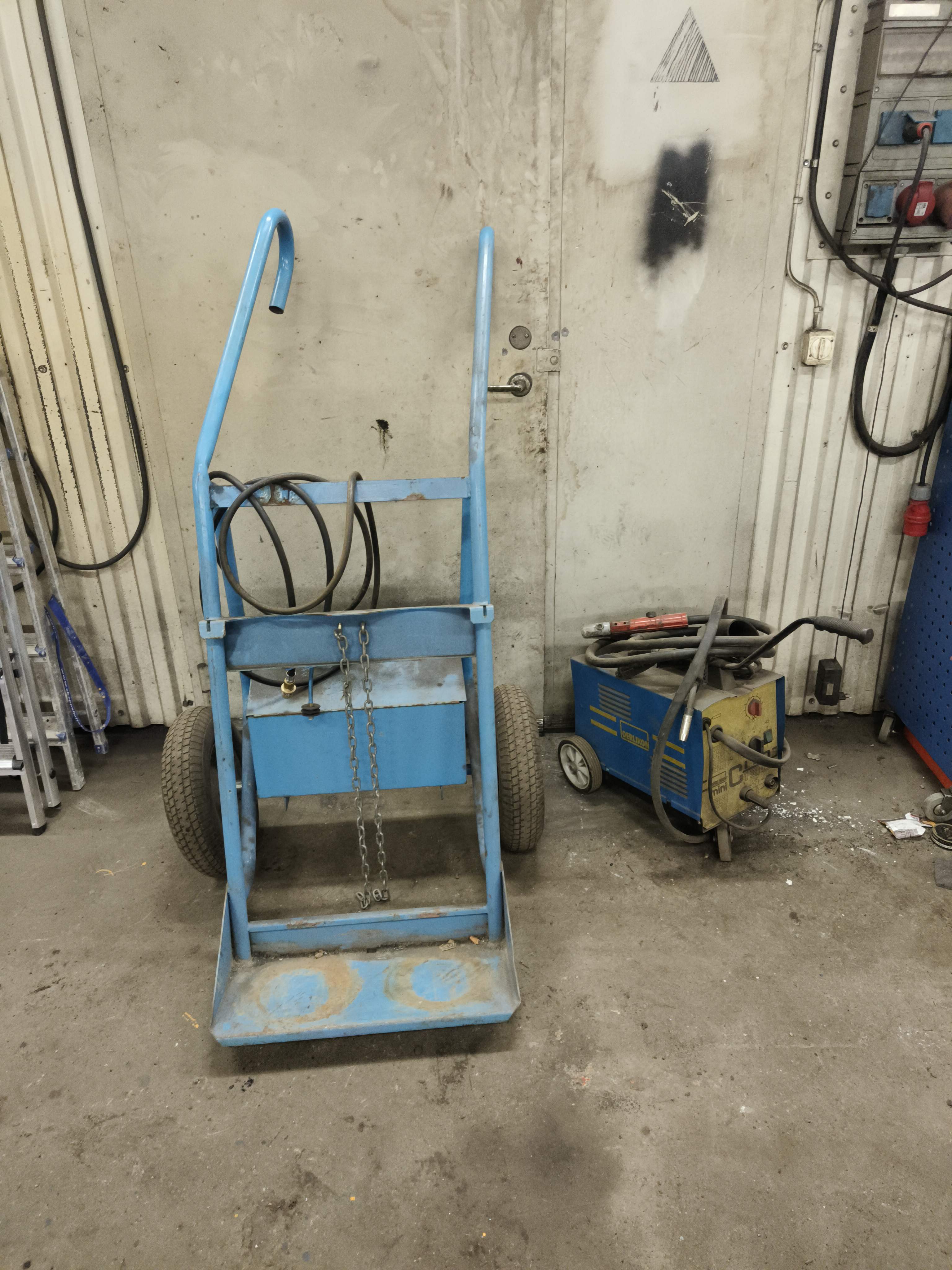 Gas cart and welding - PS Auction - We value the future - Largest in ...