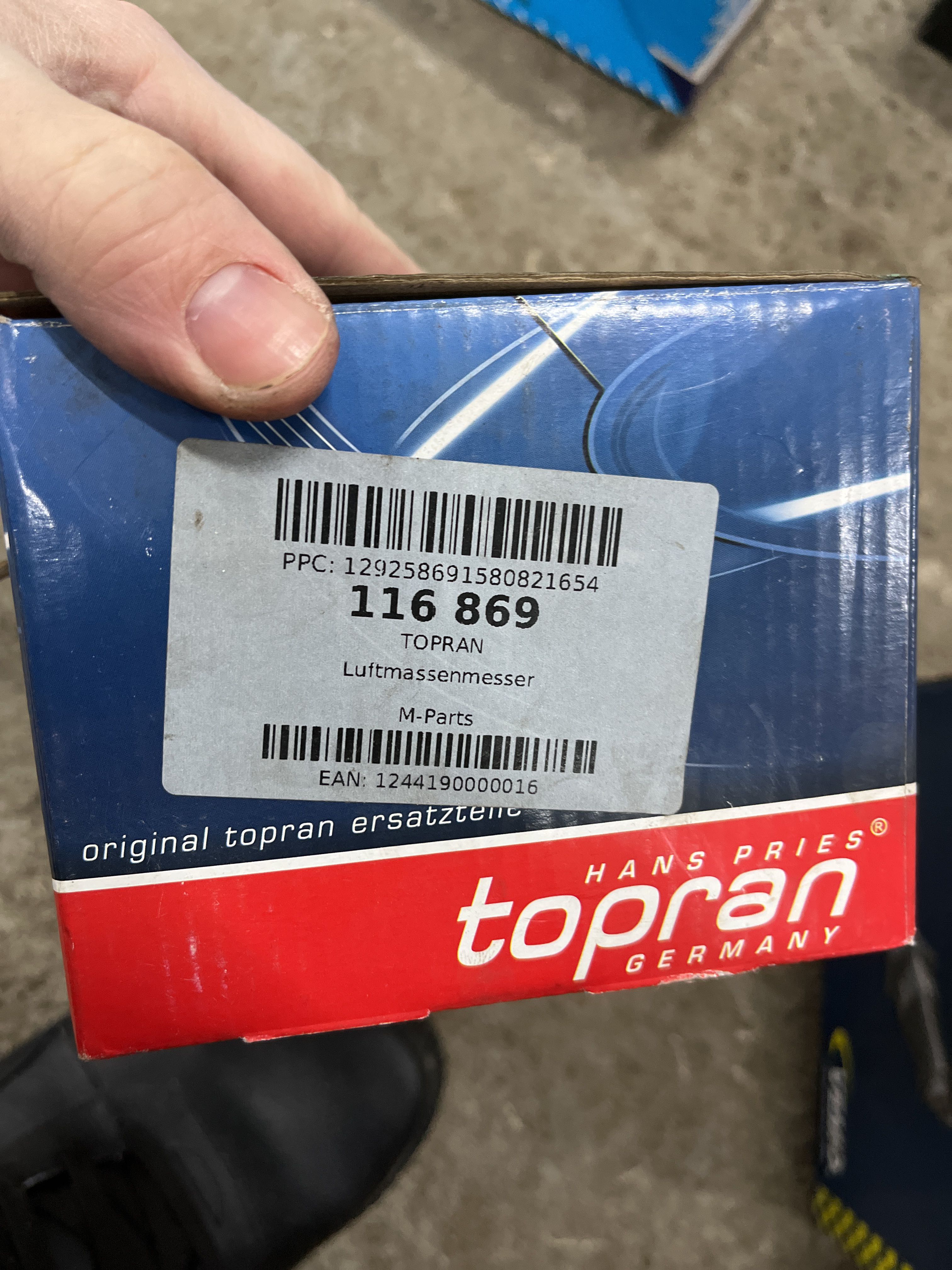 Diverse reservdelar bilar, vattenpump, kamremssats med mera - Auktioner ...