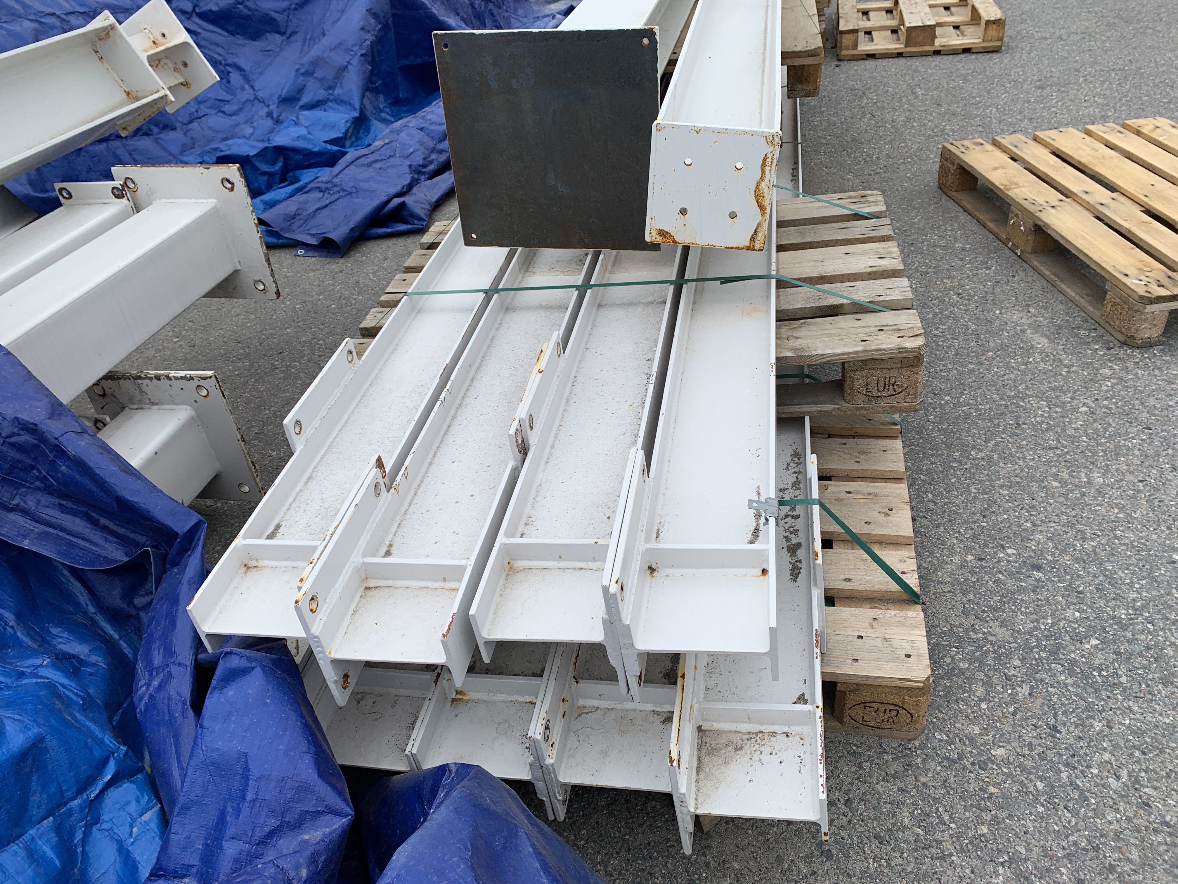 Beams and pillars for traverse tracks #Updated number # - PS Auction ...