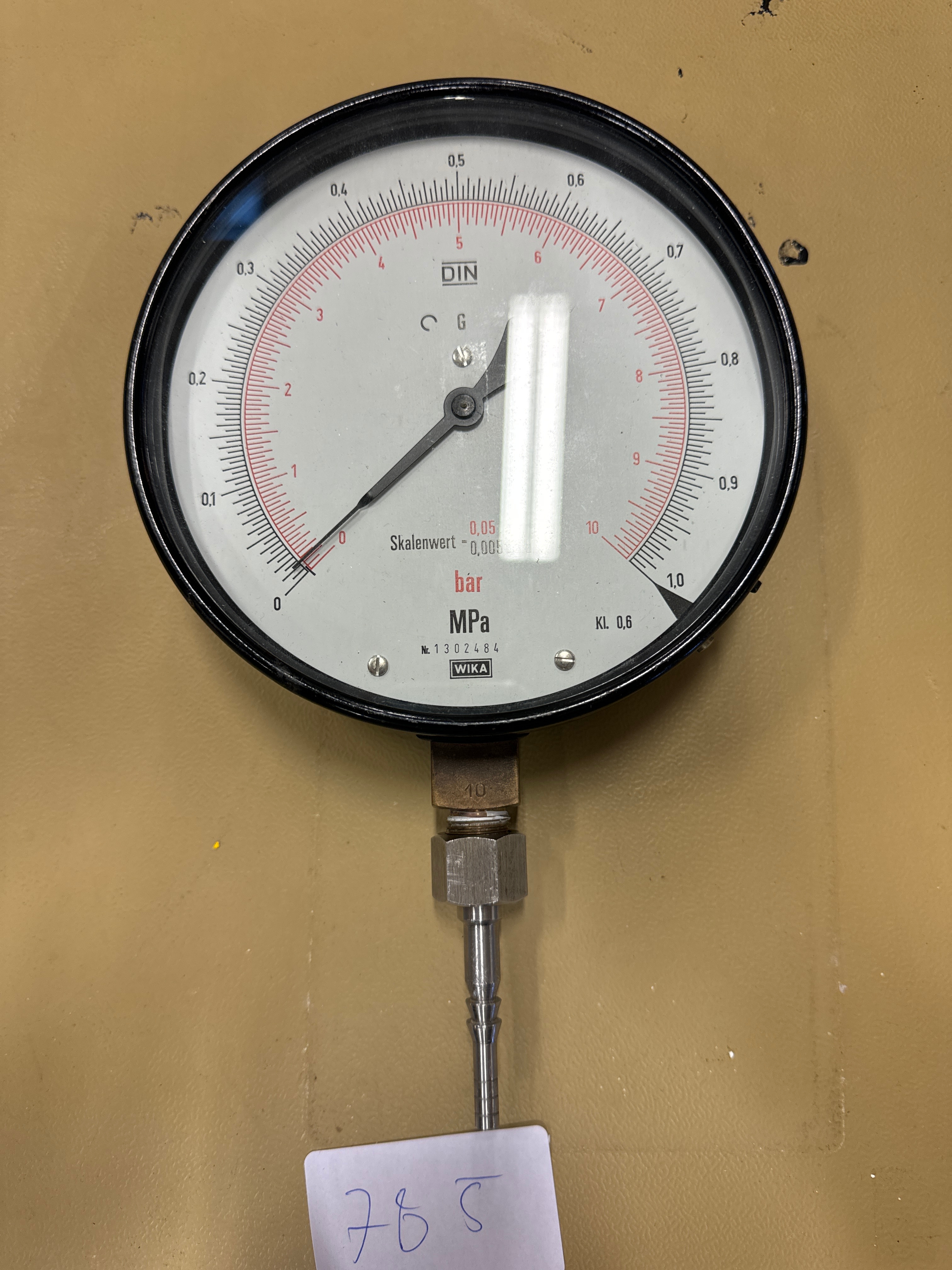 Analog manometer , Tryckmätare WIKA - Auktioner online - Nätauktioner ...