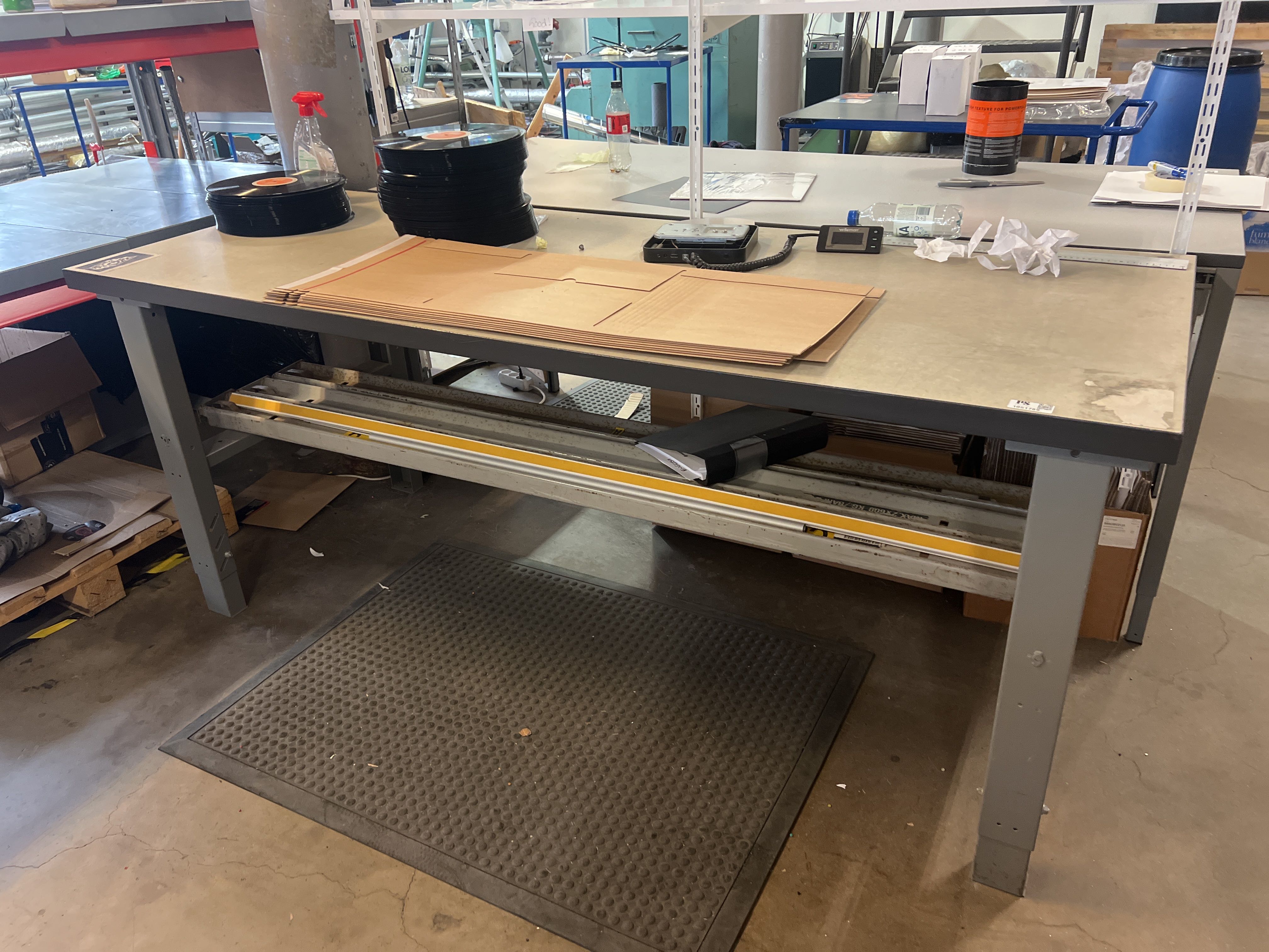 Workbench with stool and mat - PS Auction - We value the future ...