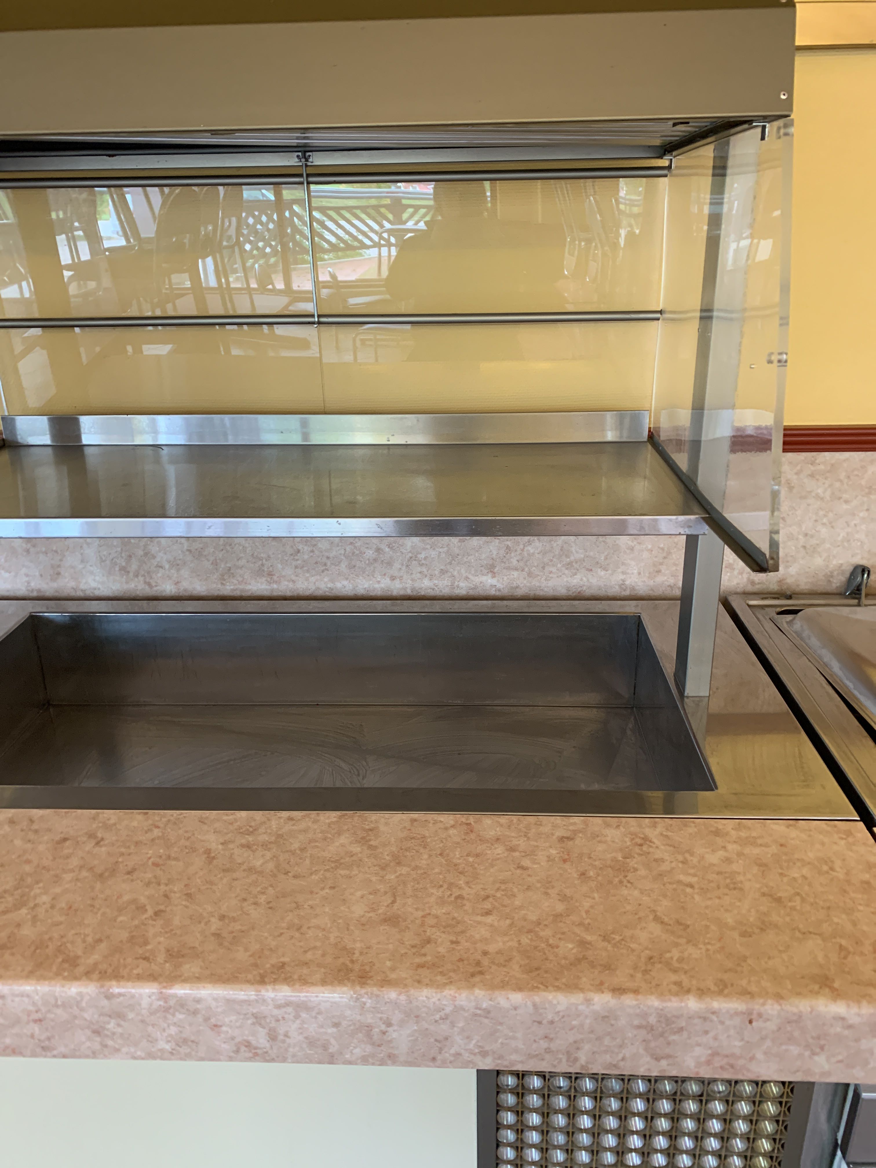 Cooling buffet on wheels with double cooling wells - PS Auction - We ...