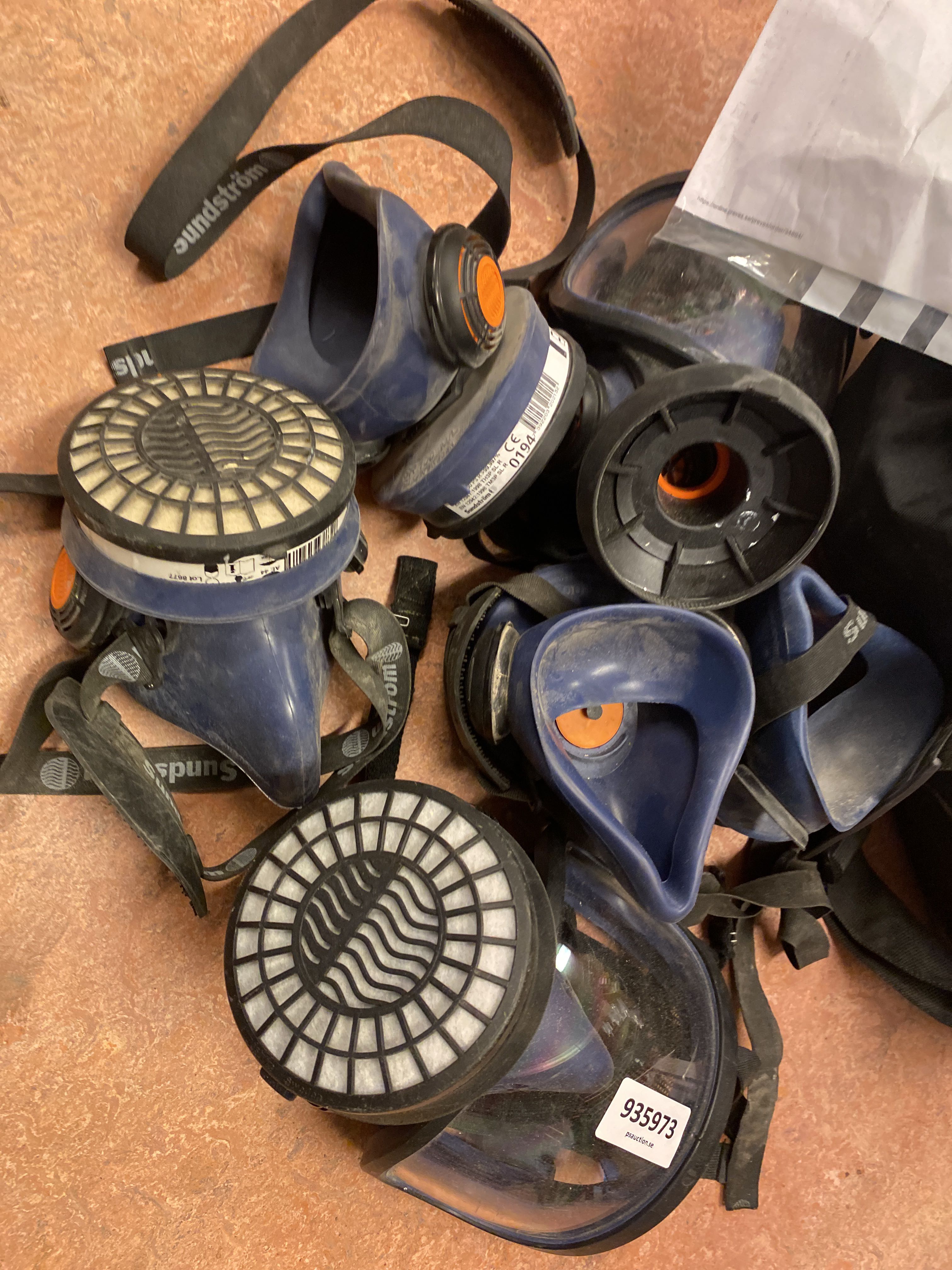 Breathing masks and fall protection - PS Auction - We value the future ...