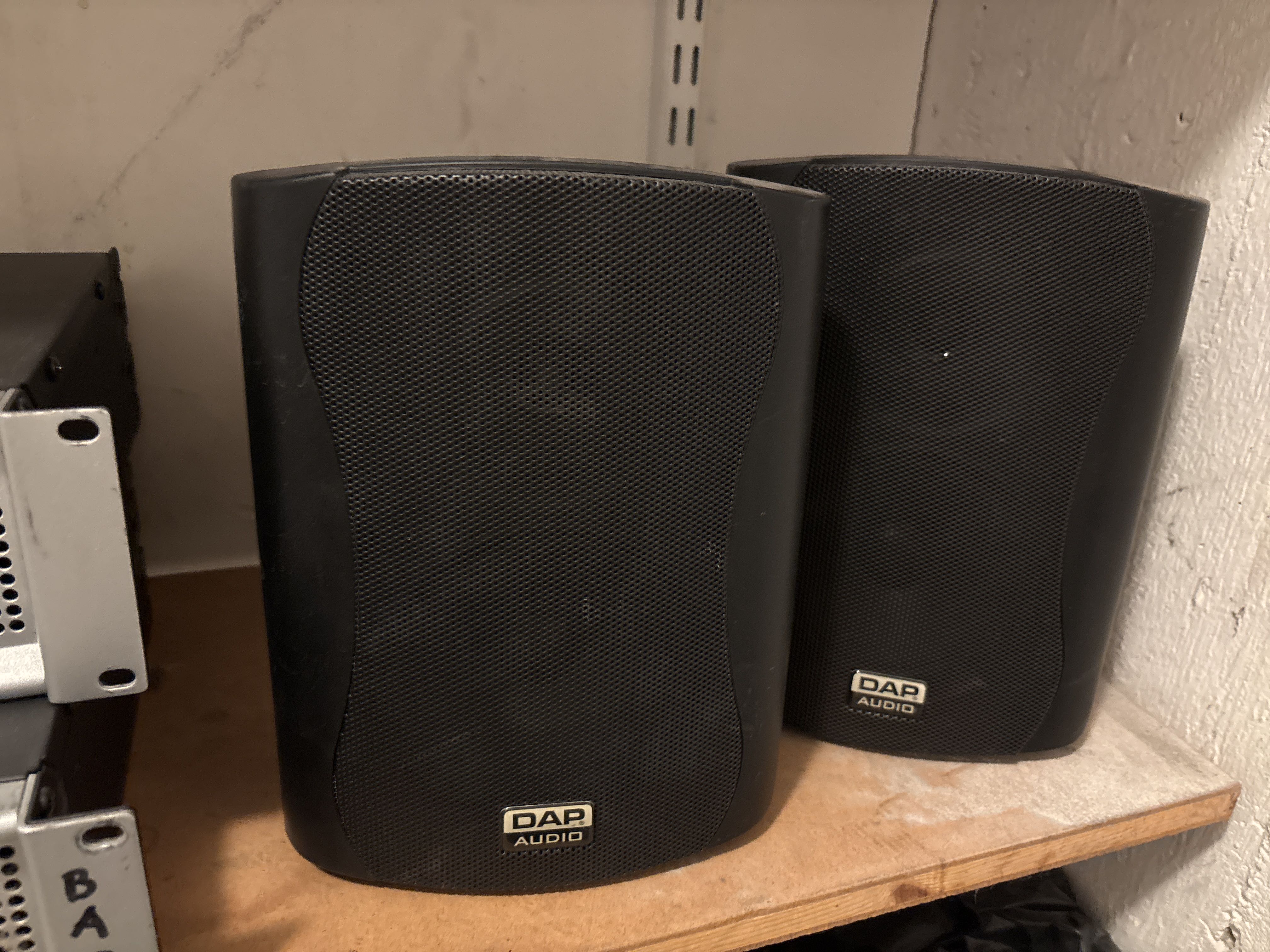 Ljud- och ljusutrustning - QSC, DAP Audio, LD Systems, m.m. - Auktioner ...