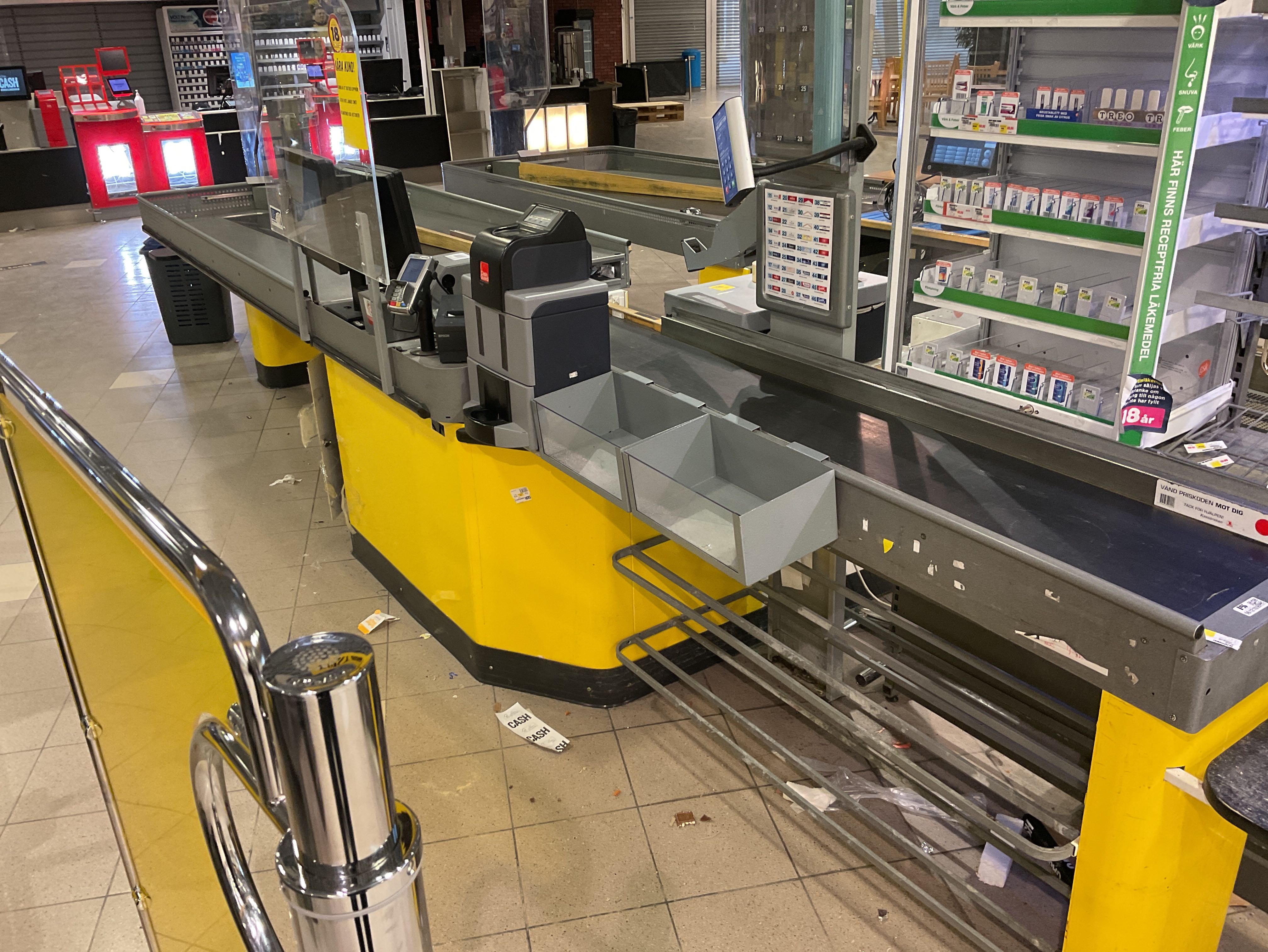 Cash desk with conveyor belt - PS Auction - We value the future ...
