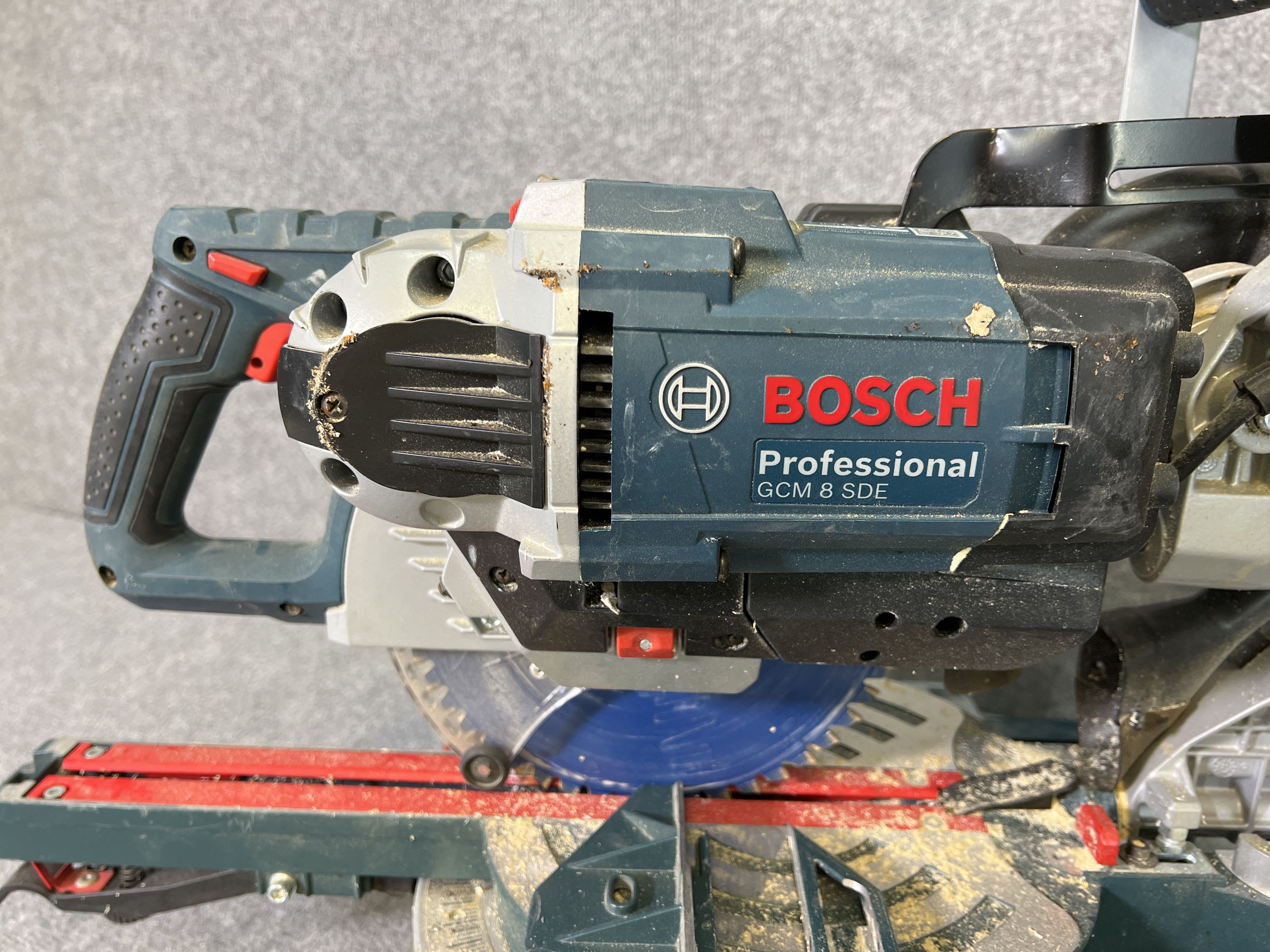 Bosch Kap/Ger saw GCM 8 SDE - PS Auction - We value the future ...