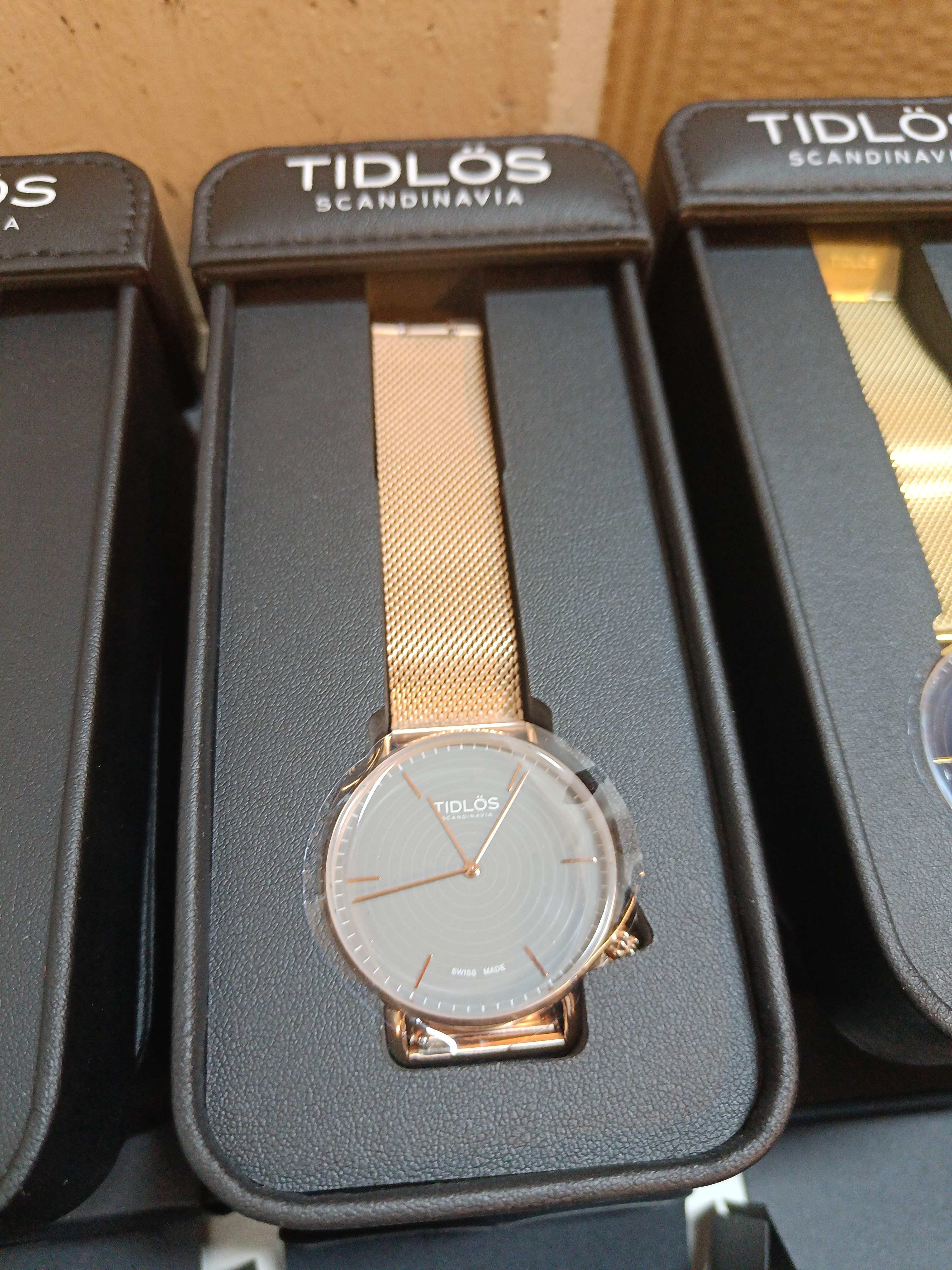 20 TIMELESS "The original" wristwatches, all in different color ...