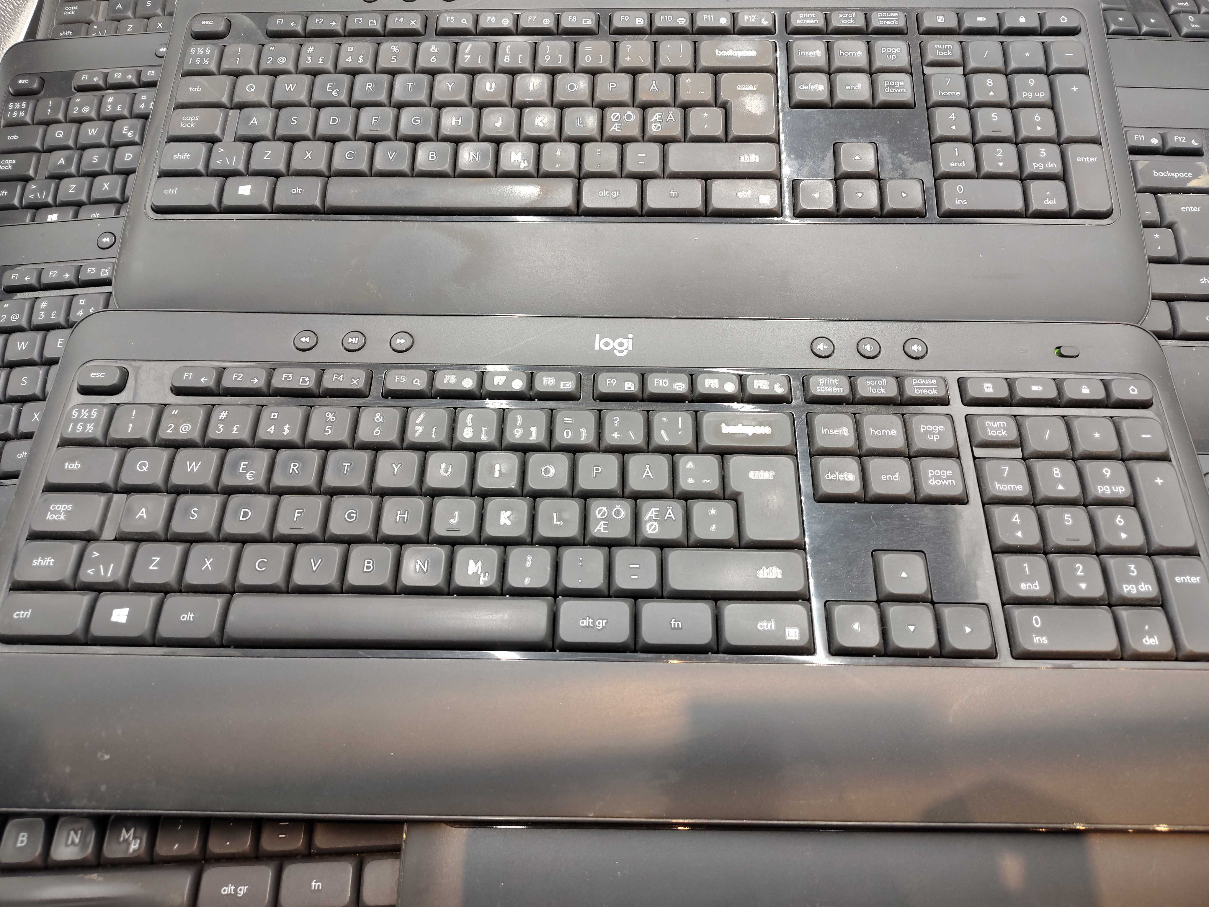 Wireless keyboards, 14 pcs from Logitech and Microsoft - Shipping ...