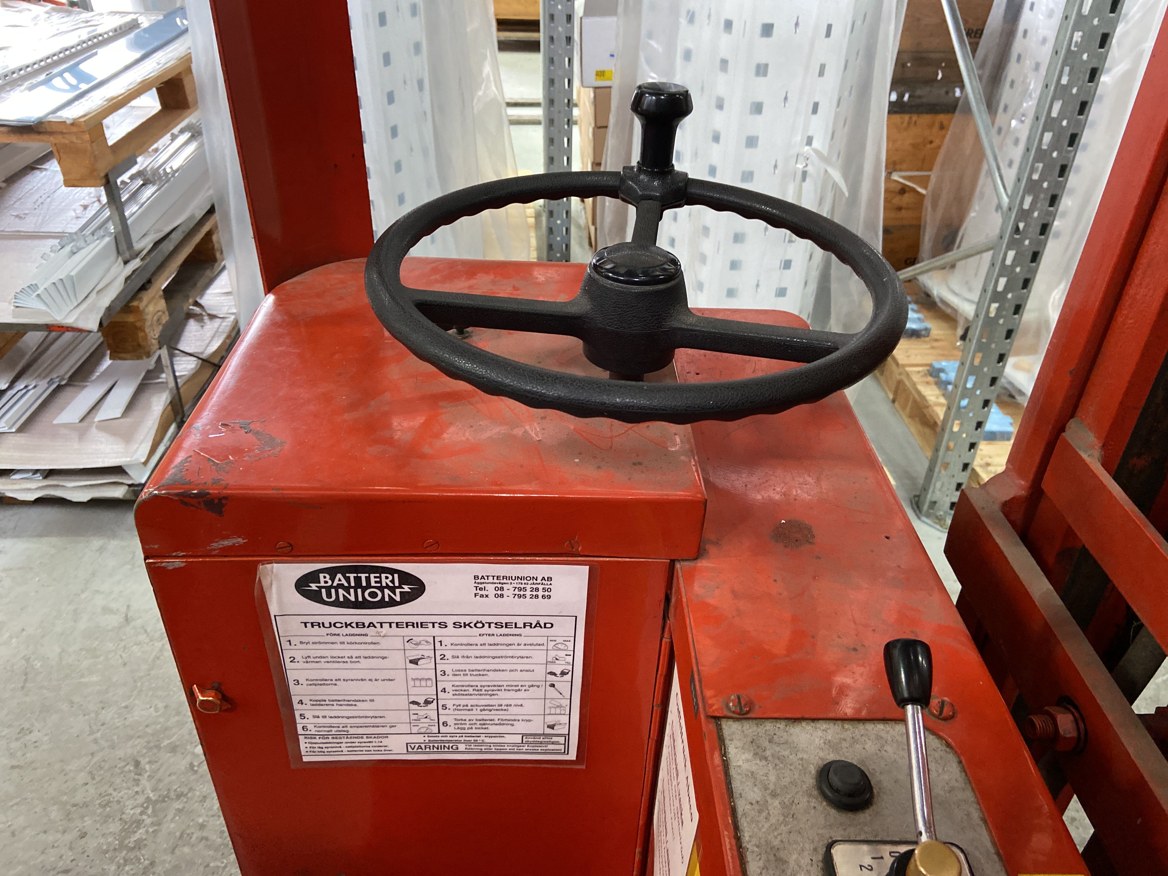Stand stacker ABEKO with charger - PS Auction - We value the future ...