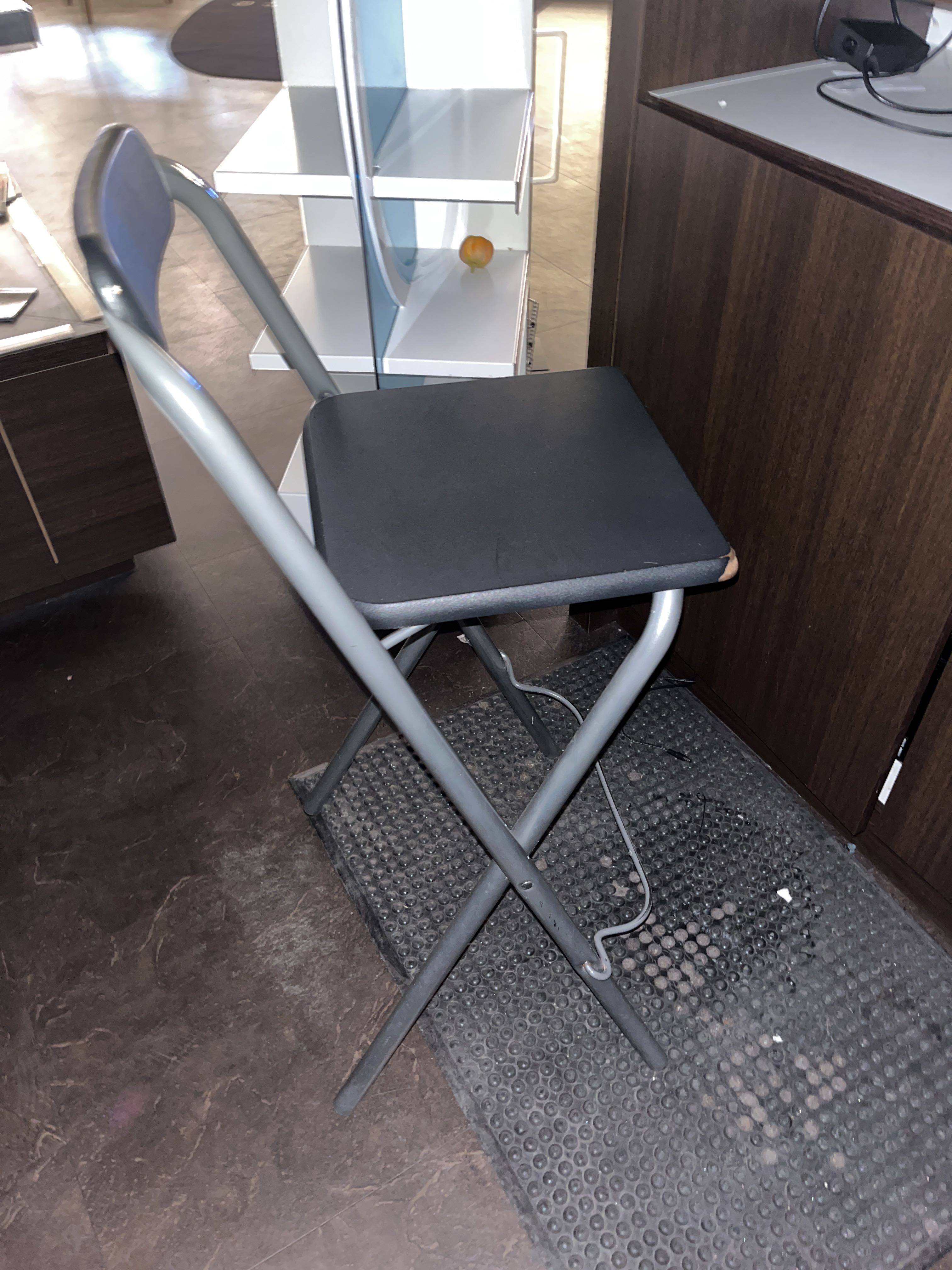Cash desk for disassembly including chair - PS Auction - We value the ...