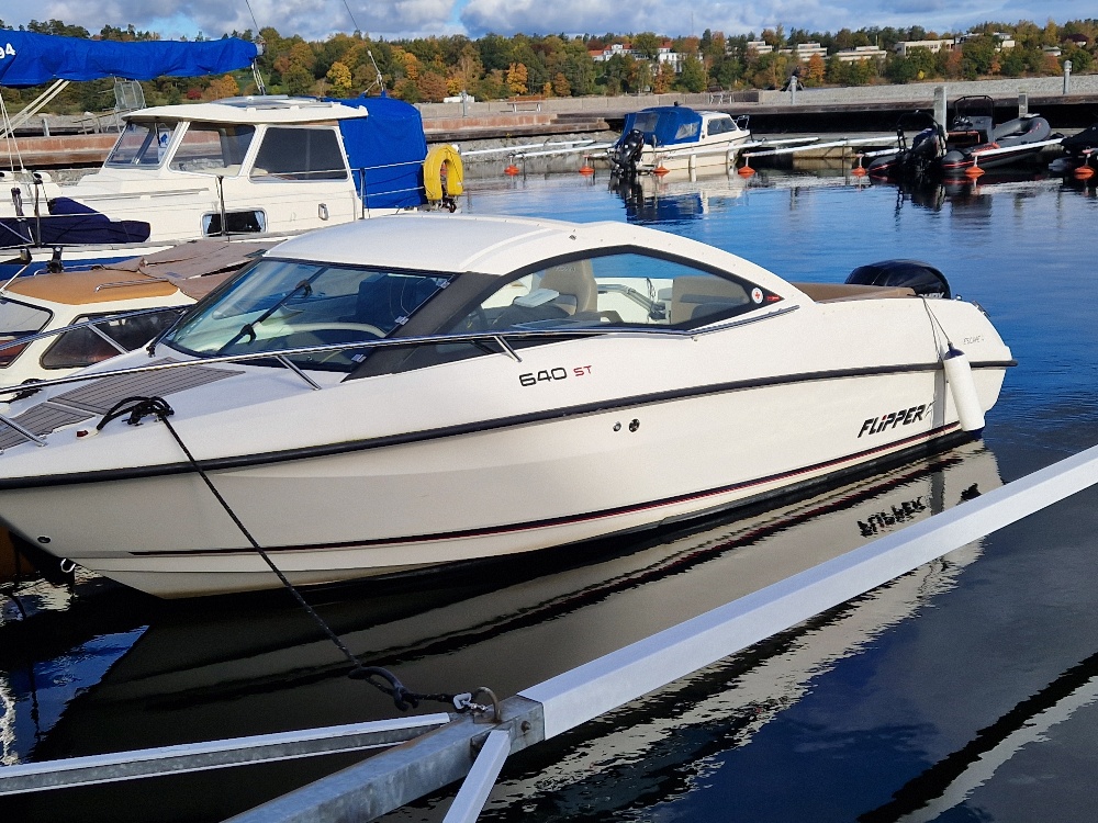 Motorbåt FLIPPER 640 ST-2015 Gångtid: 380 timmar - Auktioner online ...
