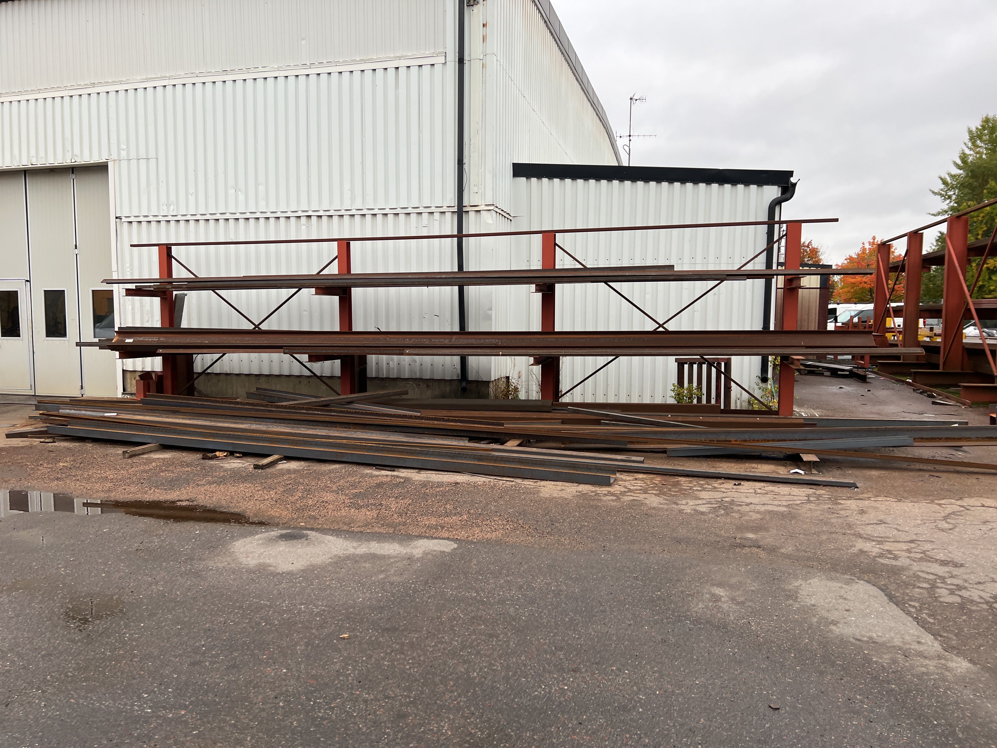 Stand 950 cm with contents - PS Auction - We value the future - Largest ...