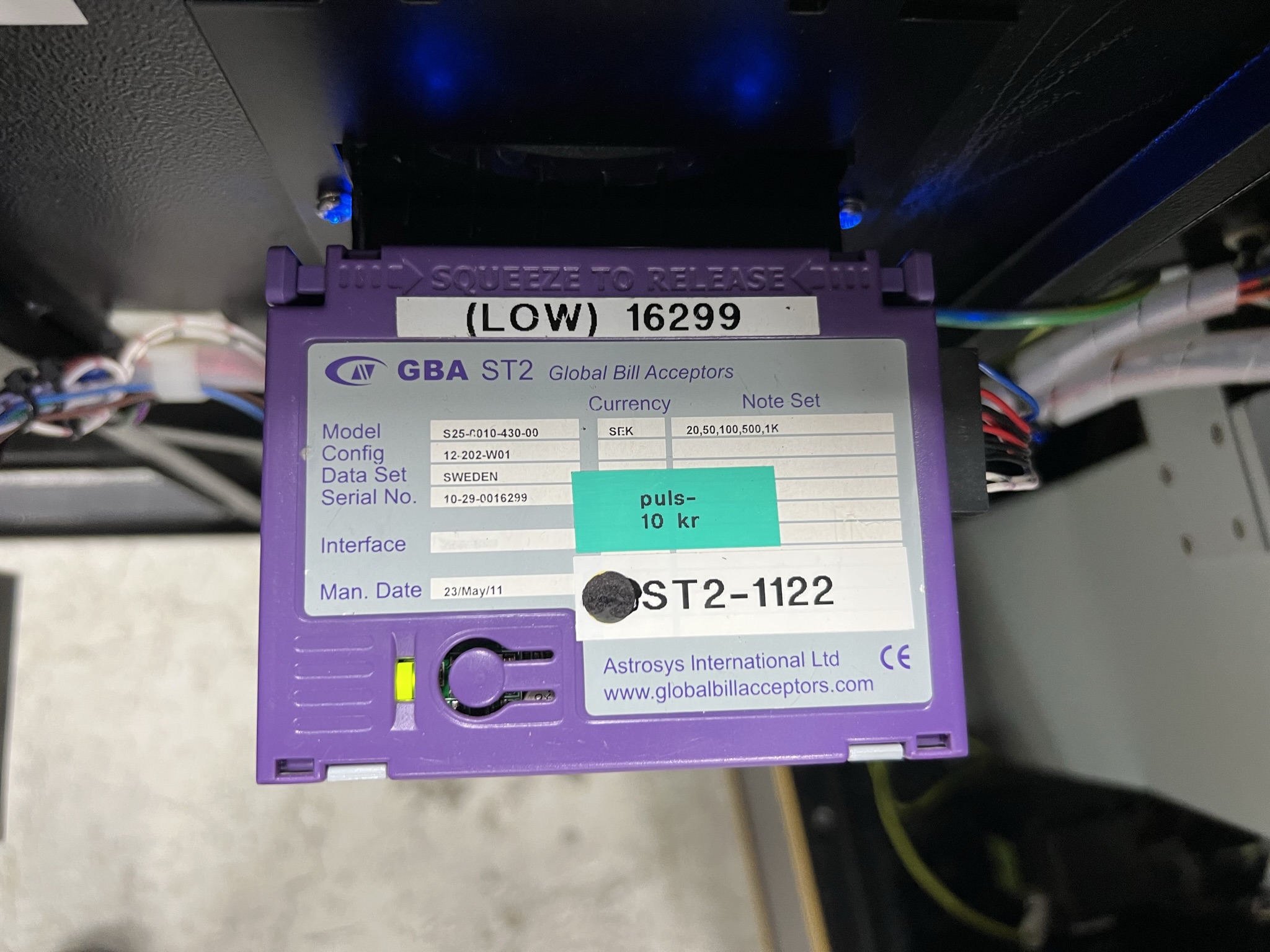 Super cherry master takes new banknotes - PS Auction - We value the ...