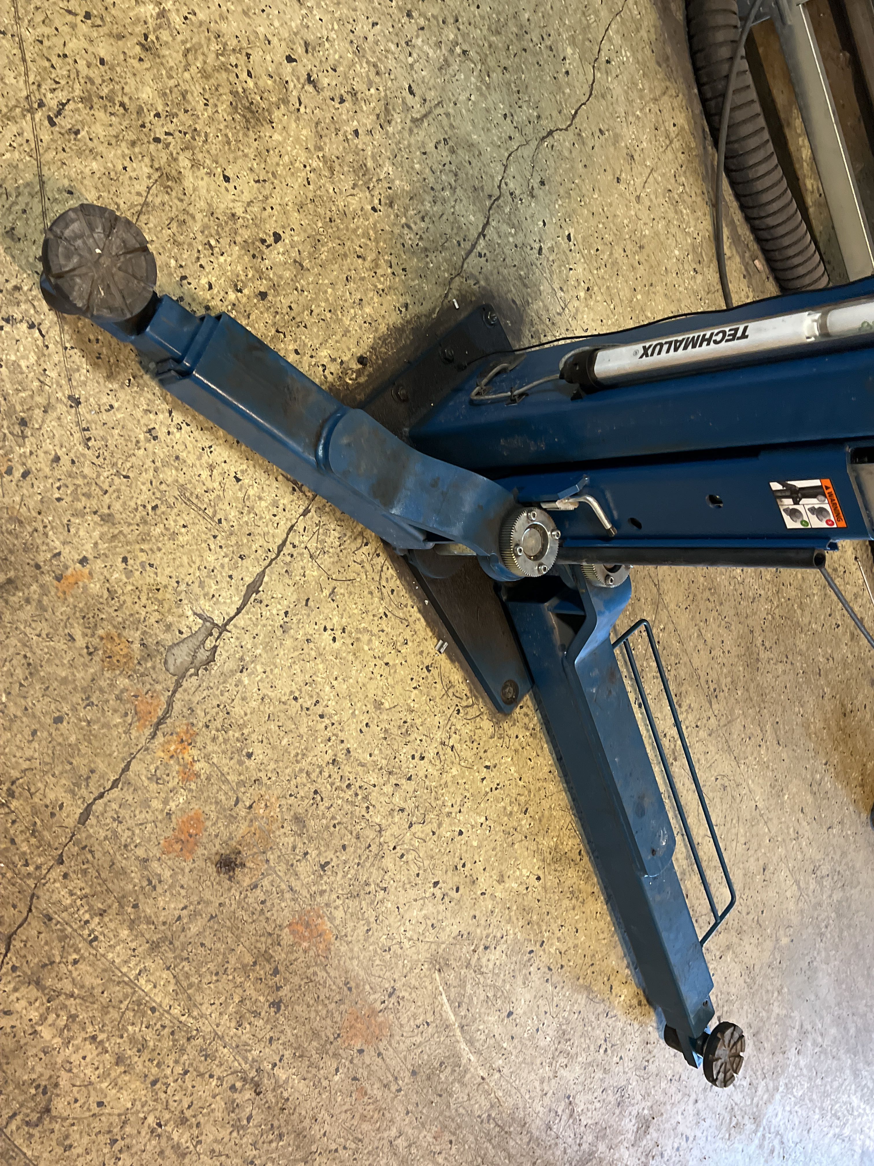 Pillar lift Nussbaum - PS Auction - We value the future - Largest in ...