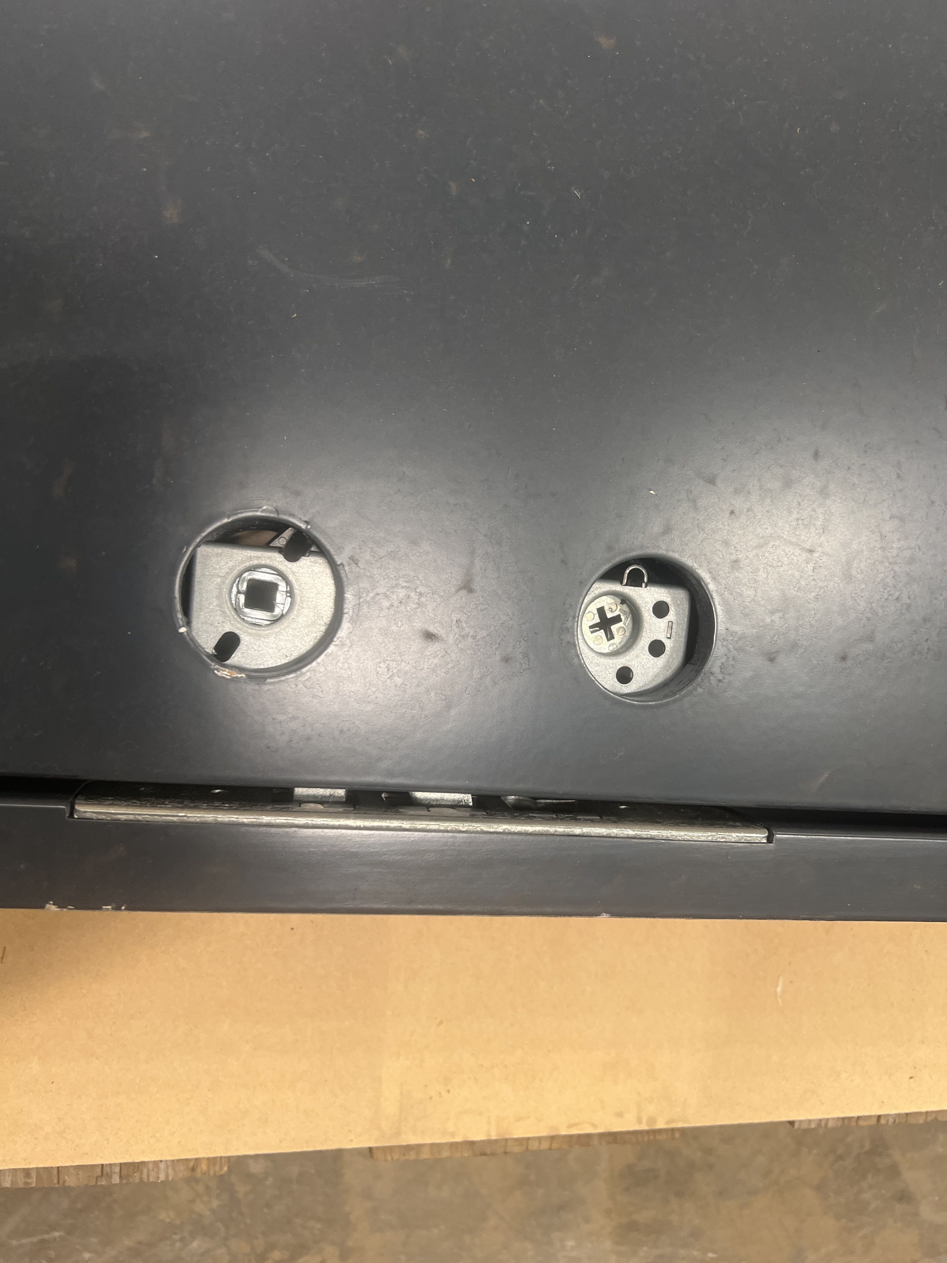 Front door Diplomat 21x10 Left-hinged - PS Auction - We value the ...