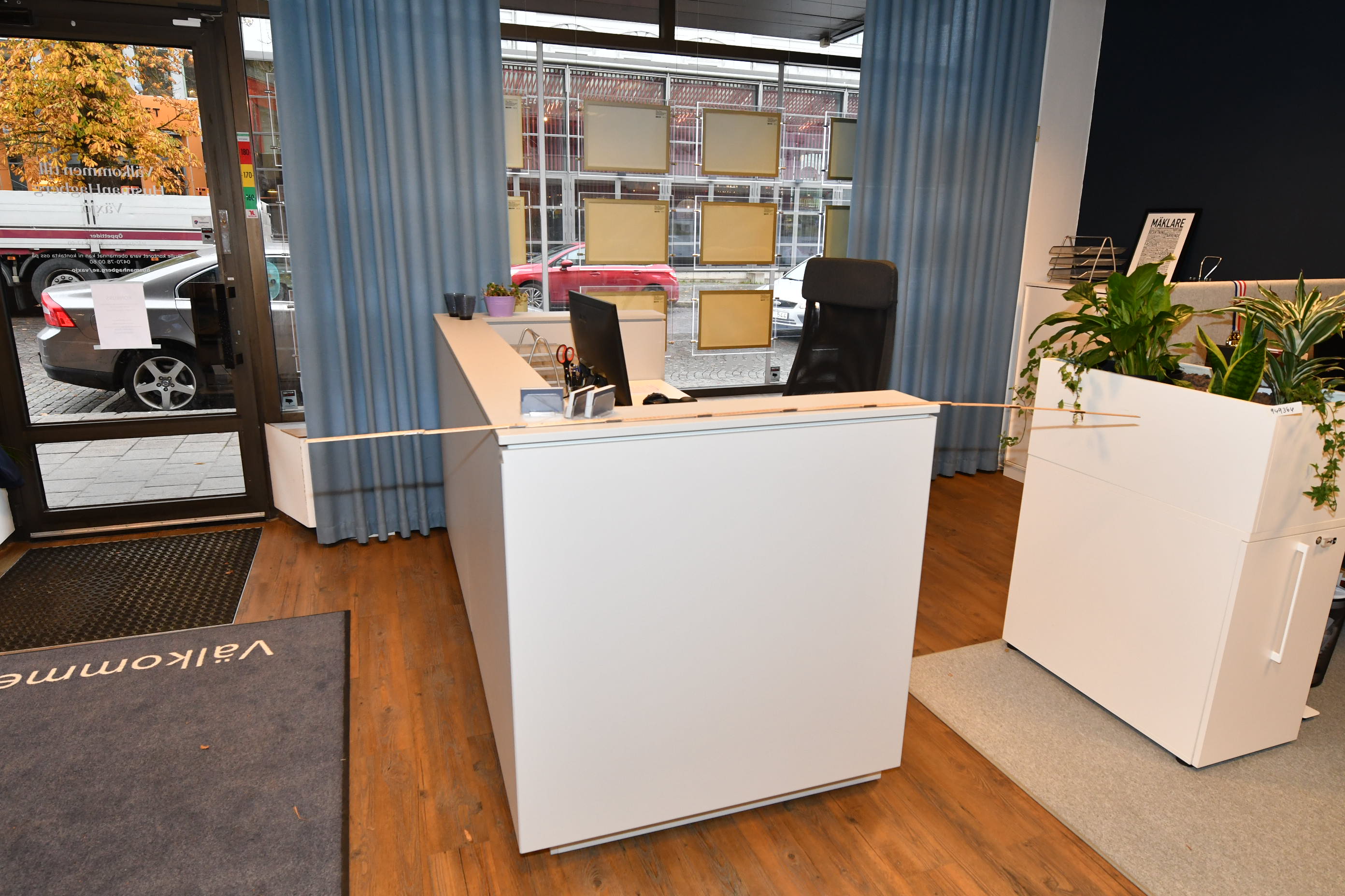 Receptionbs desk - PS Auction - We value the future - Largest in net ...