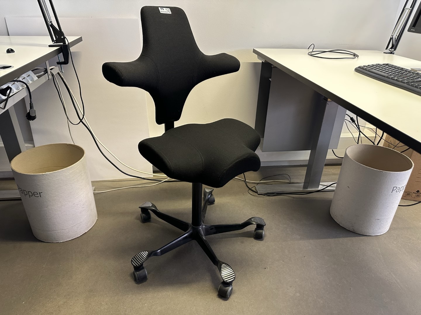 Office chair Capisco HÅG, with extra high gas column - PS Auction - We ...