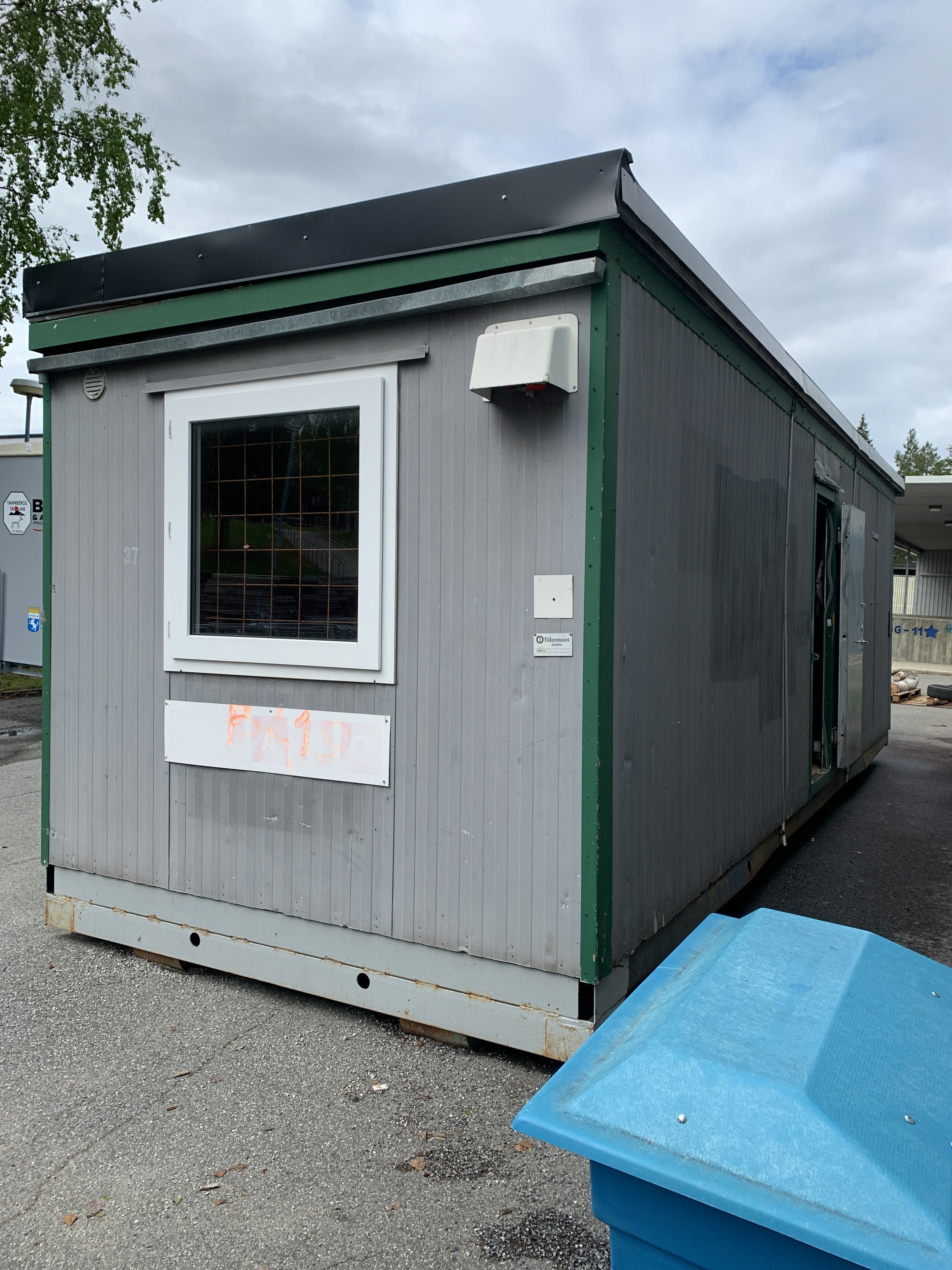 Construction shed on demountable frame - PS Auction - We value the ...