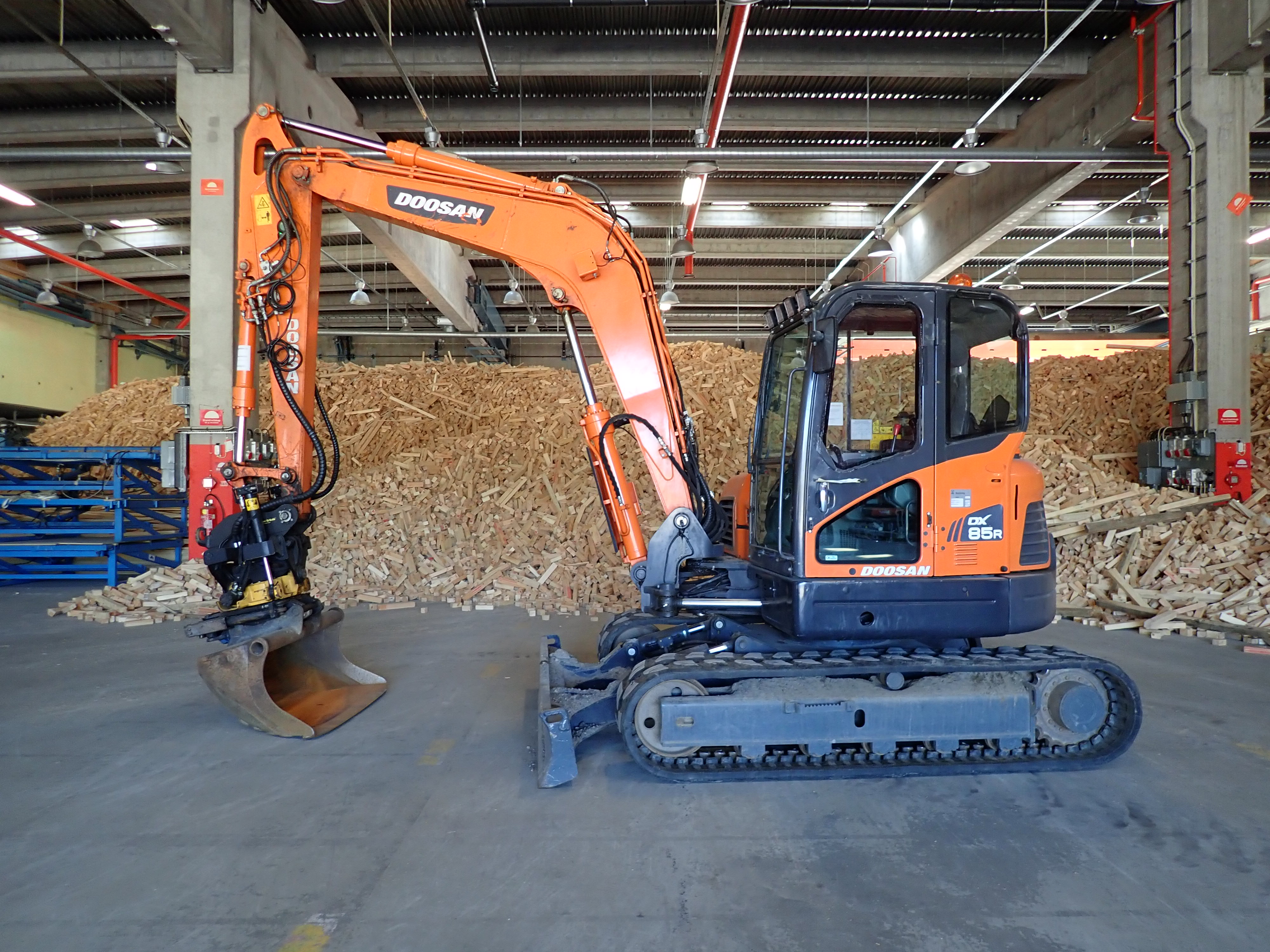 Track excavator DOOSAN DX 85 R Contract no: 1706183322 - PS Auction ...