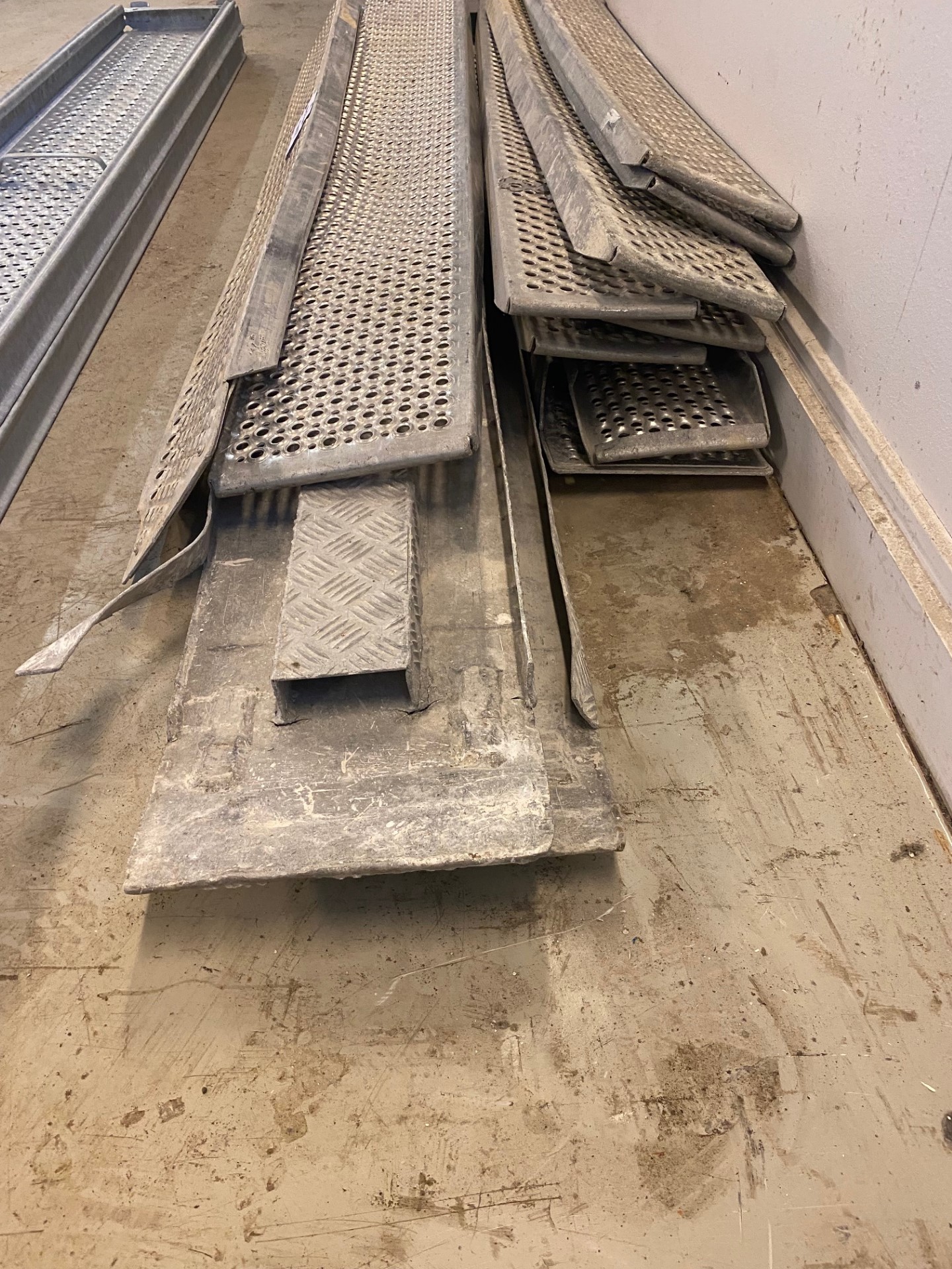 6 pairs of ramps in aluminum + 1 pair of ramps in galvanized steel - PS ...