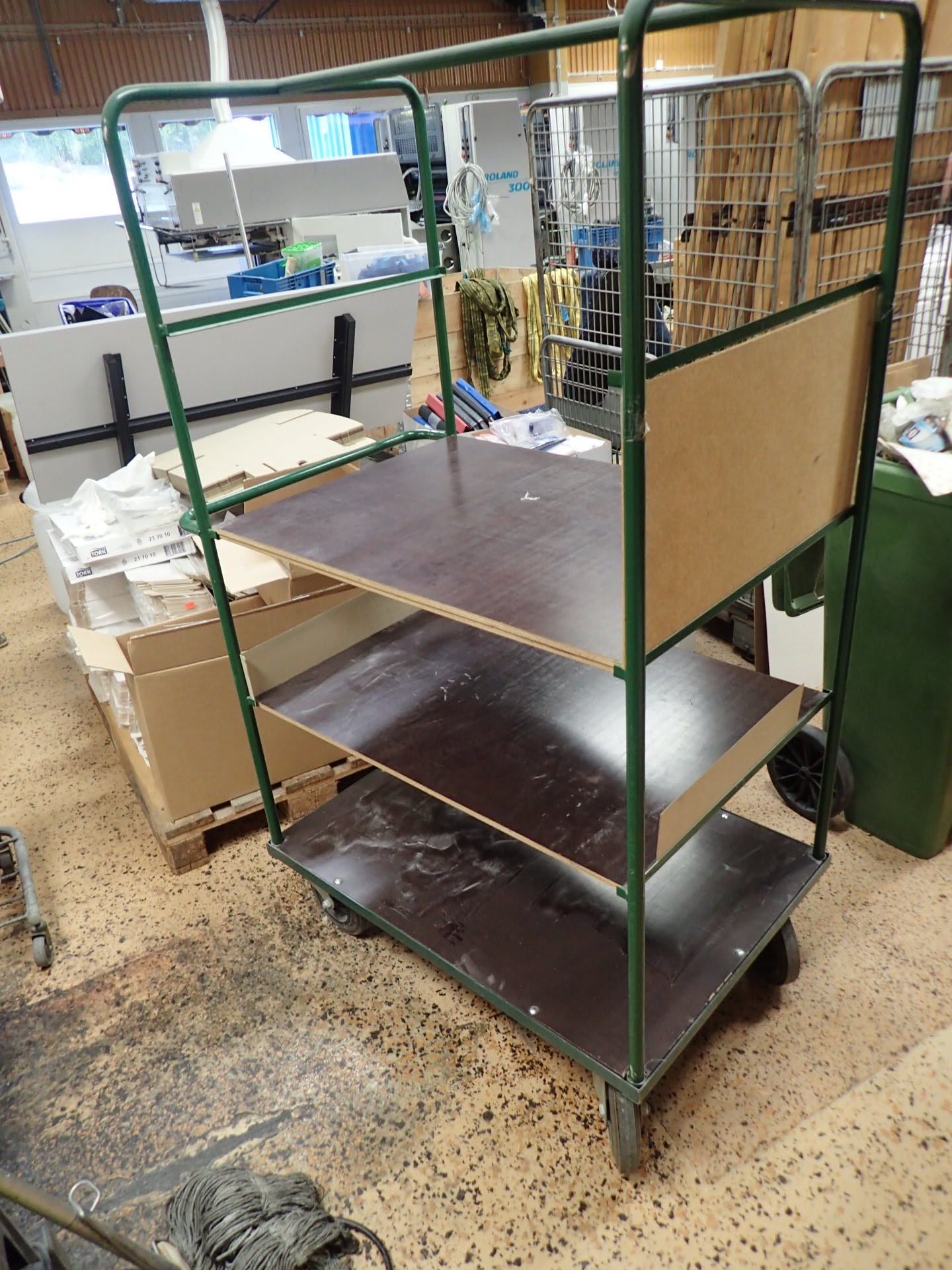 Trolley with shelves - PS Auction - We value the future - Largest in ...