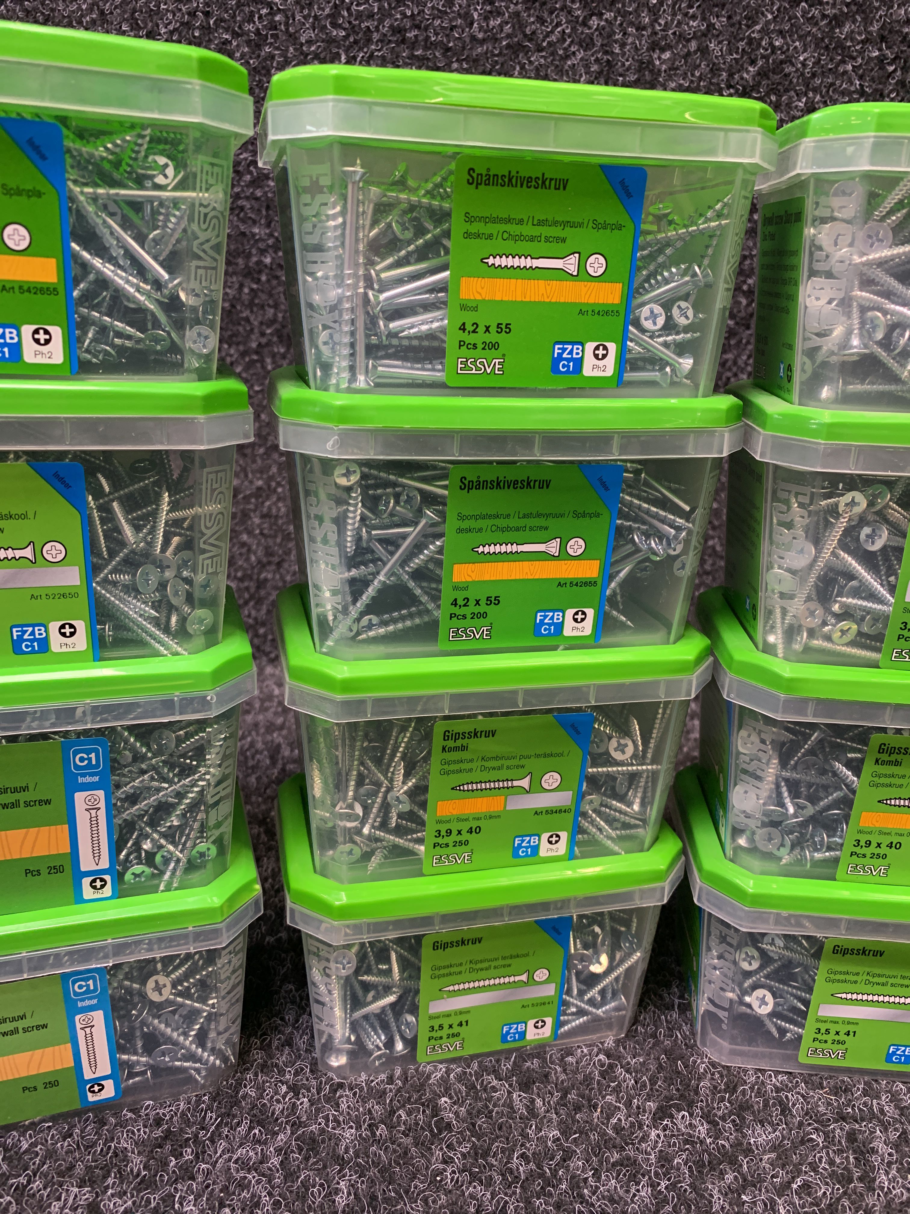 Assortment of gypsum screws & chipboard screws Essve - PS Auction - We ...